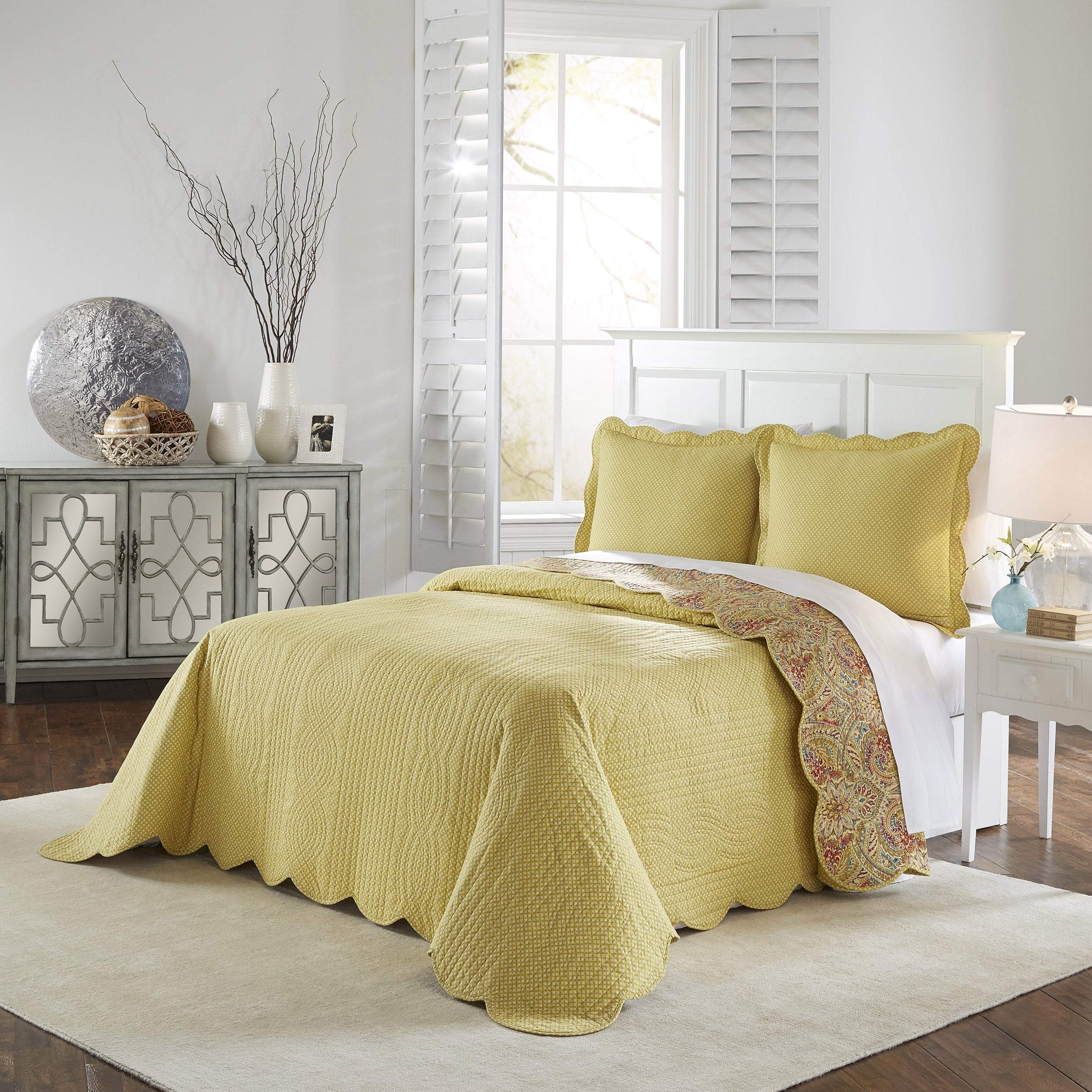Waverly Swept Away Modern Farmhouse Paisley 3-Piece Reversible Quilt Bedding Bedspread Set, King, Berry