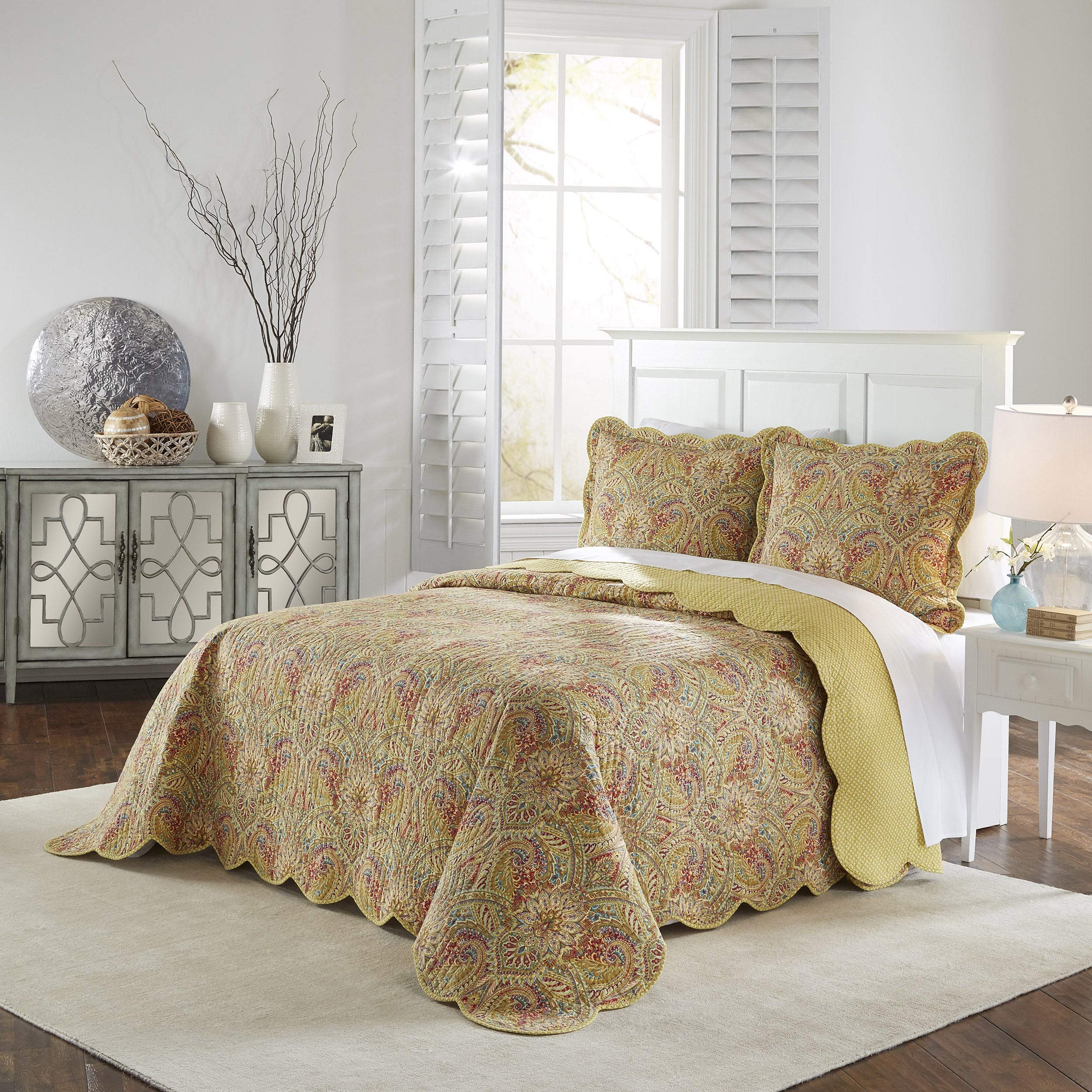 Waverly Swept Away Modern Farmhouse Paisley 3-Piece Reversible Quilt Bedding Bedspread Set, King, Berry