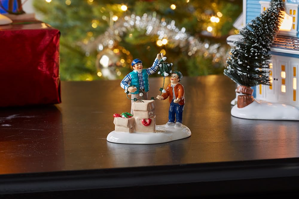 Department 56 Snow Christmas Vacation Clark and Rusty Figurine Village Accessory, Multicolored
