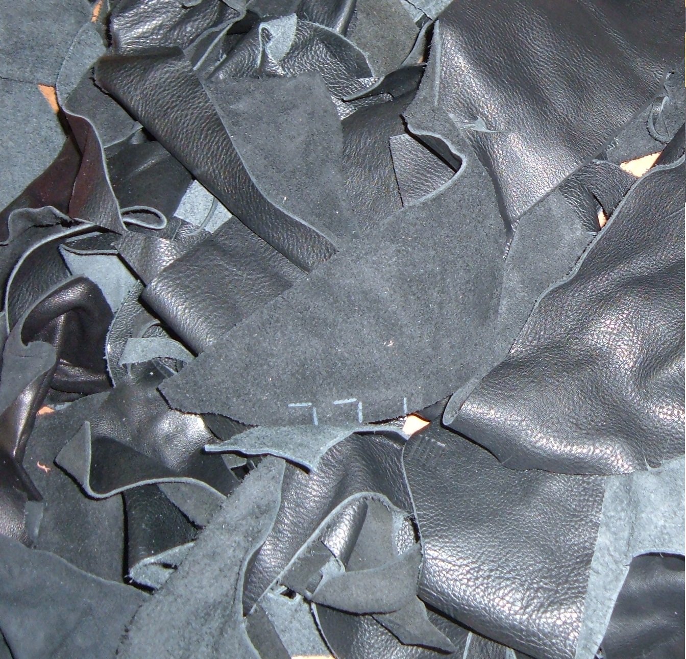 REED Scraps - 2 Pound Leather from Garment Cutting Mostly Black Color, 2 lb.
