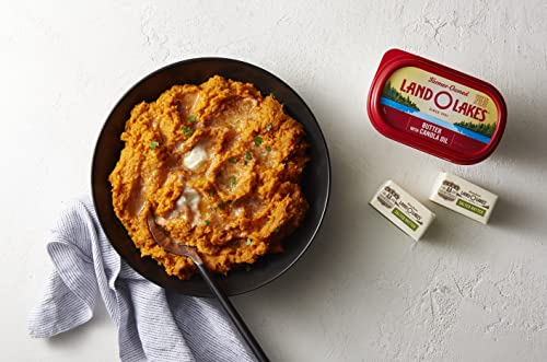 Land O LakesĀ® Butter with Canola Oil, Spreadable, 8 oz tub