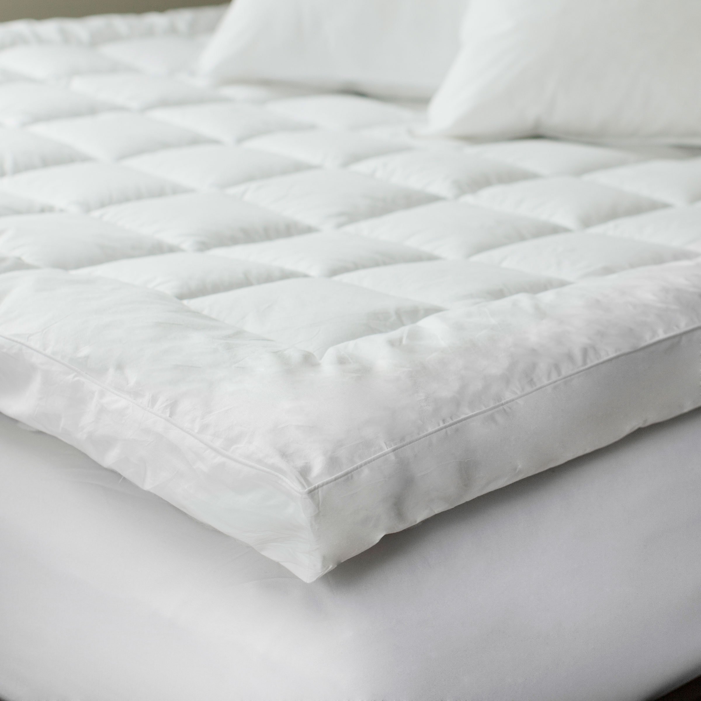 Lavish Home Alternative Mattress Topper-Full Size-3β Gusset Hypoallergenic Fiber Filled Pillowtop Pad for Cushion & Support-Microfiber Cover, White