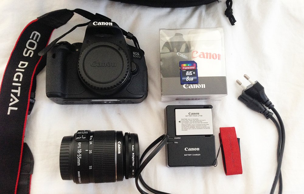 Canon EOS 650D Digital SLR Camera - Black (Inc. 18-55mm f/3.5-5.6 is II Lens Kit)