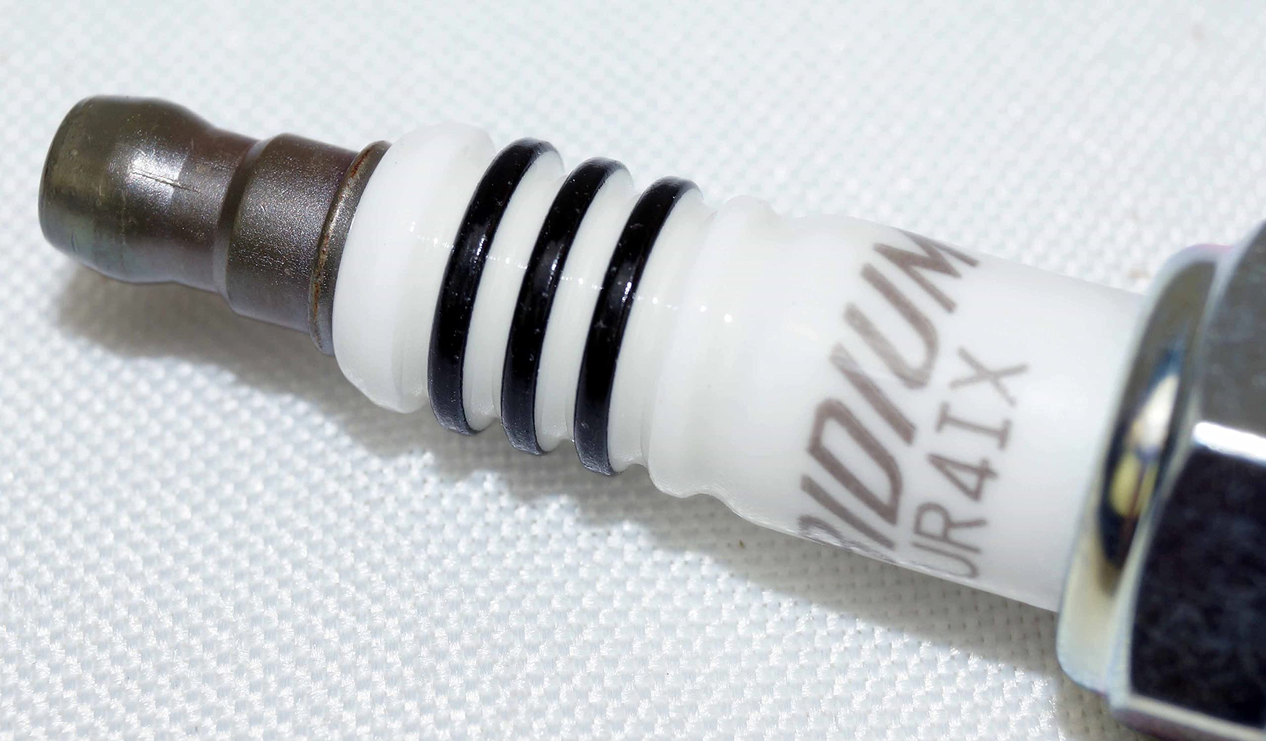 8 New NGK IRIDIUM IX Spark Plugs UR4IX # 7401