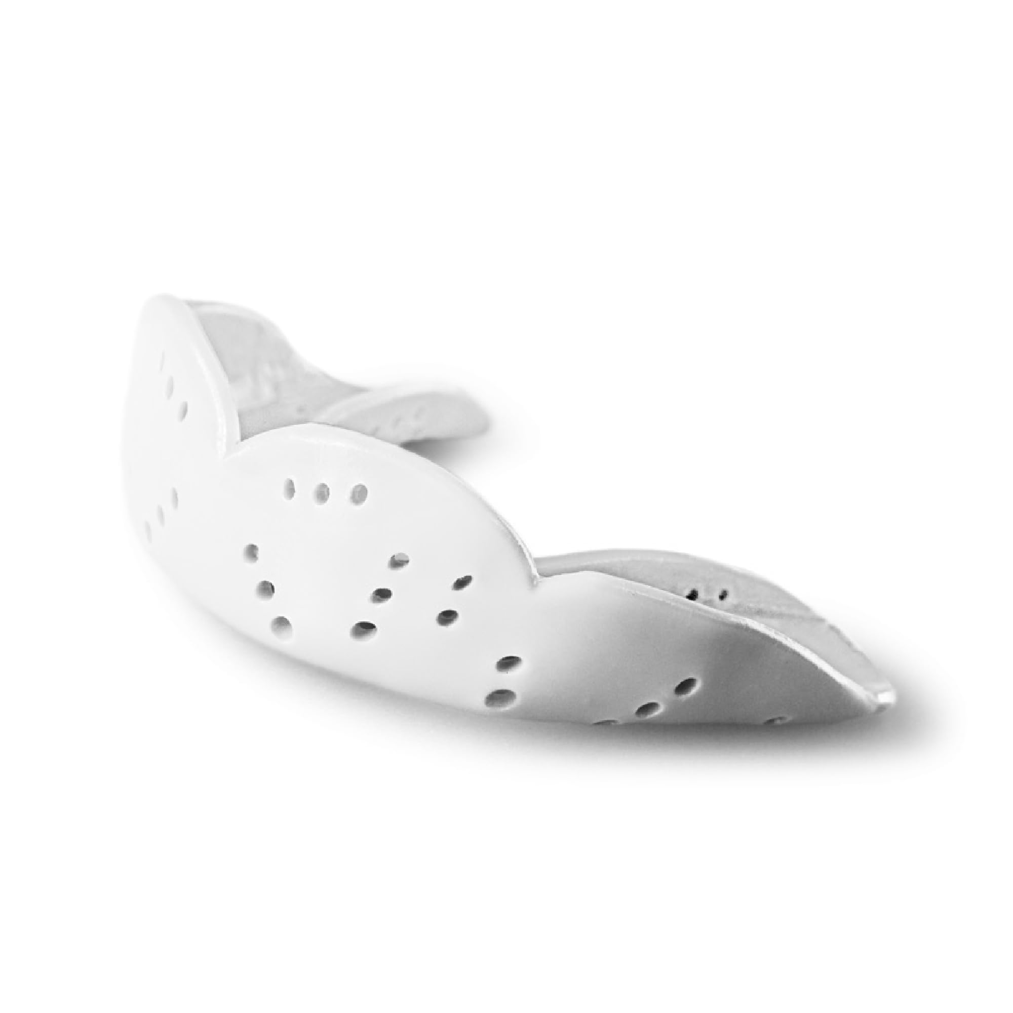 SISU Aero Medium Mouthguard, Snow White - 1.6mm Thin - Custom-Molded Fit - Slim Design - Remoldable Up to 20 Times - for Team Sports - Non Toxic