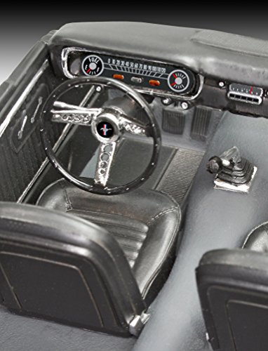 Revell Germany 1965 Ford Mustang 2+2 Fastback Plastic Model Kit (1/25 Scale)