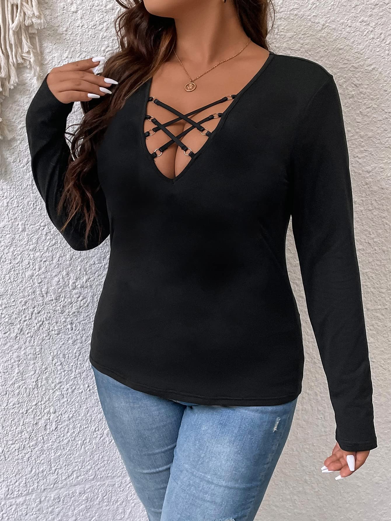 WDIRARA Women's Plus Size Deep V Neck Criss Cross Ring Long Sleeve Sexy Tee Tops Black 2XL