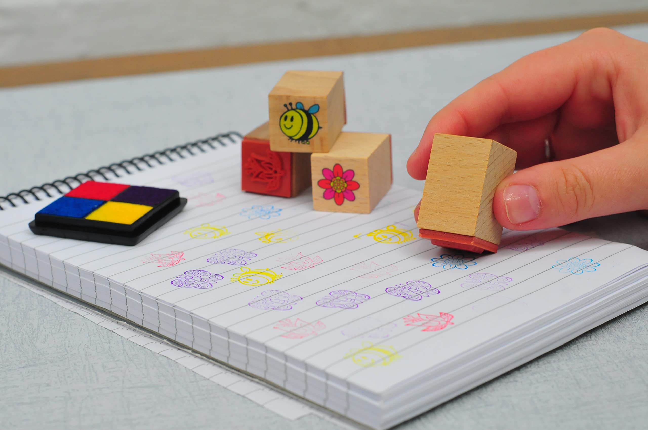 House of Marbles Garden Themed Wooden Stamp Set