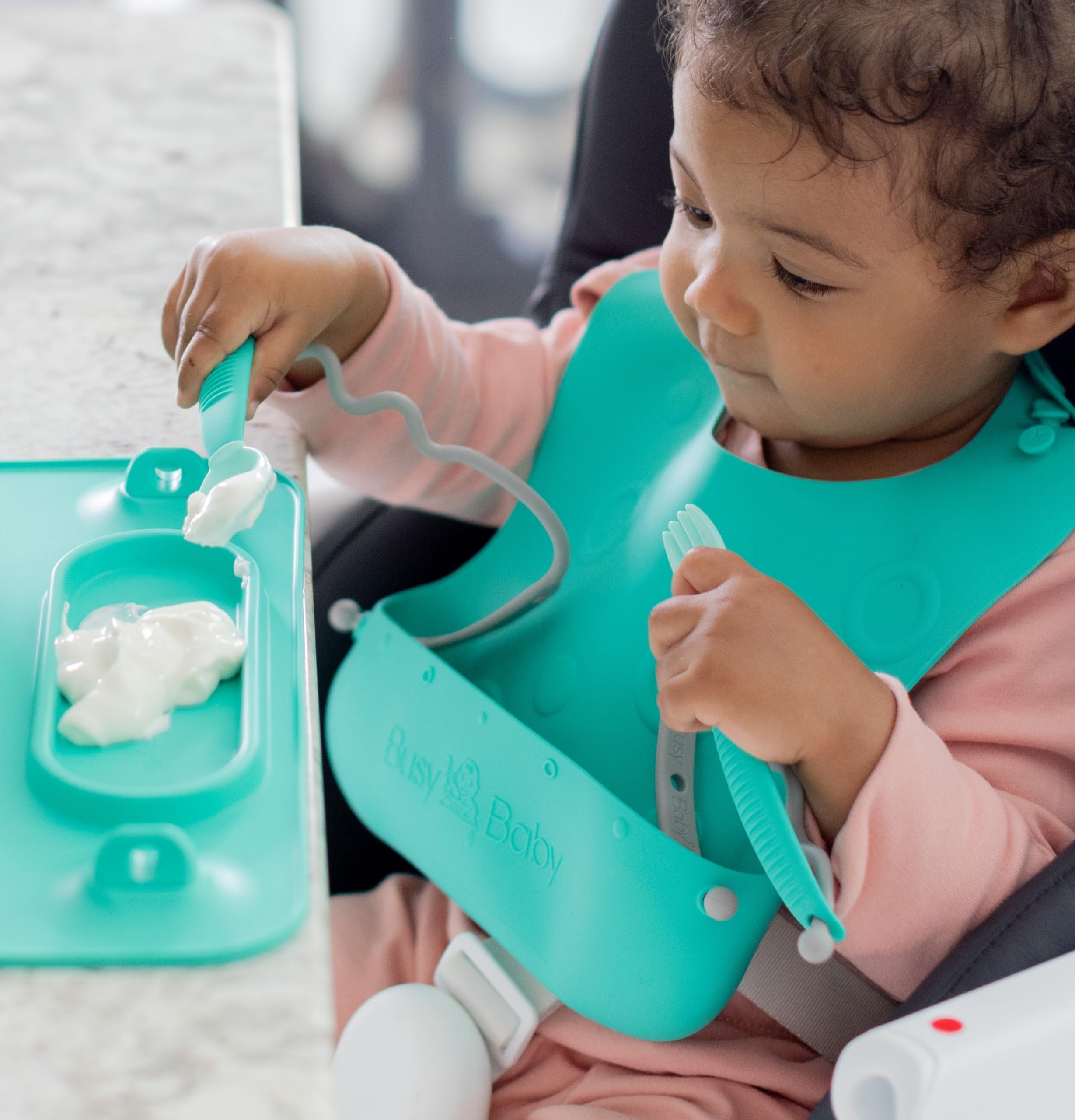 BUSY BABY Bungee Bib & Utensil Set β Adjustable Silicone Bib with Pocket & Tethered Utensils for Babies & Toddlers