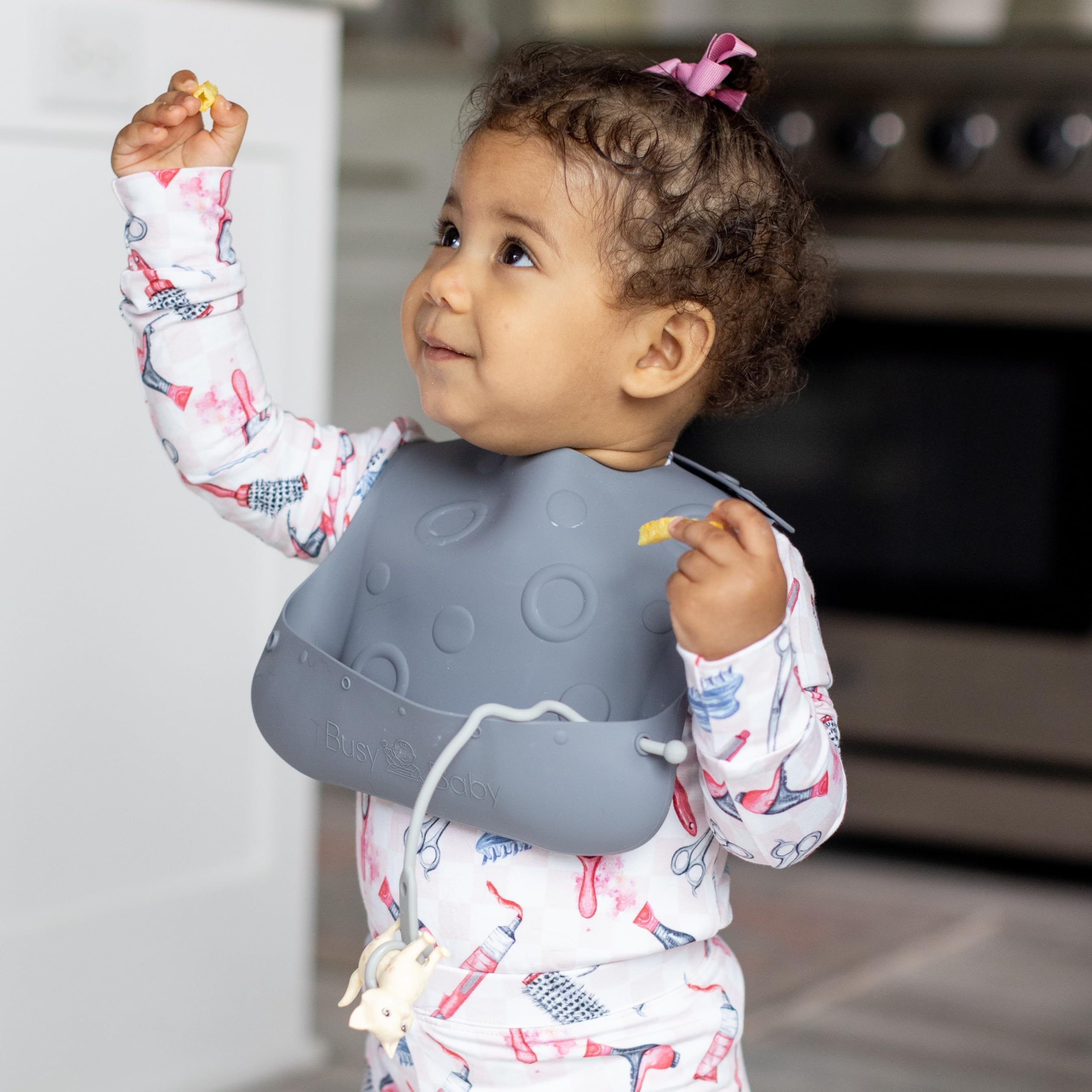 BUSY BABY Bungee Bib & Utensil Set β Adjustable Silicone Bib with Pocket & Tethered Utensils for Babies & Toddlers