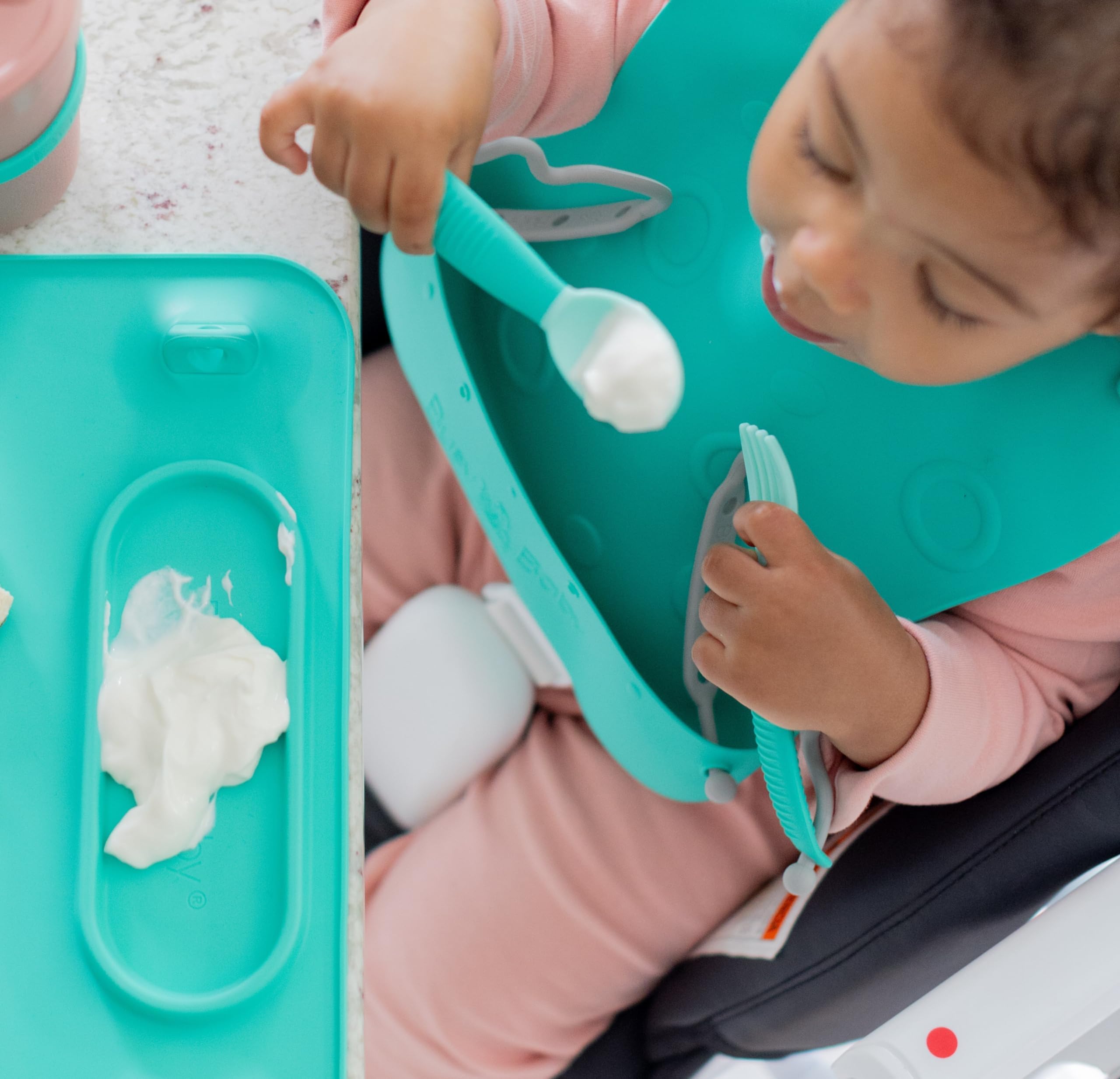 BUSY BABY Bungee Bib & Utensil Set β Adjustable Silicone Bib with Pocket & Tethered Utensils for Babies & Toddlers