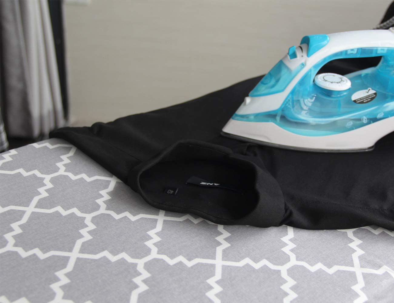 Neccom Ironing Mat with Silicone Pad Heat Resistant Ironing Blanket, Thick Portable Travel Ironing Pad for Table Top, Washer and Dryer, Cotton Ironing Padding Pack in Drawstring Bag 28"x21.6"