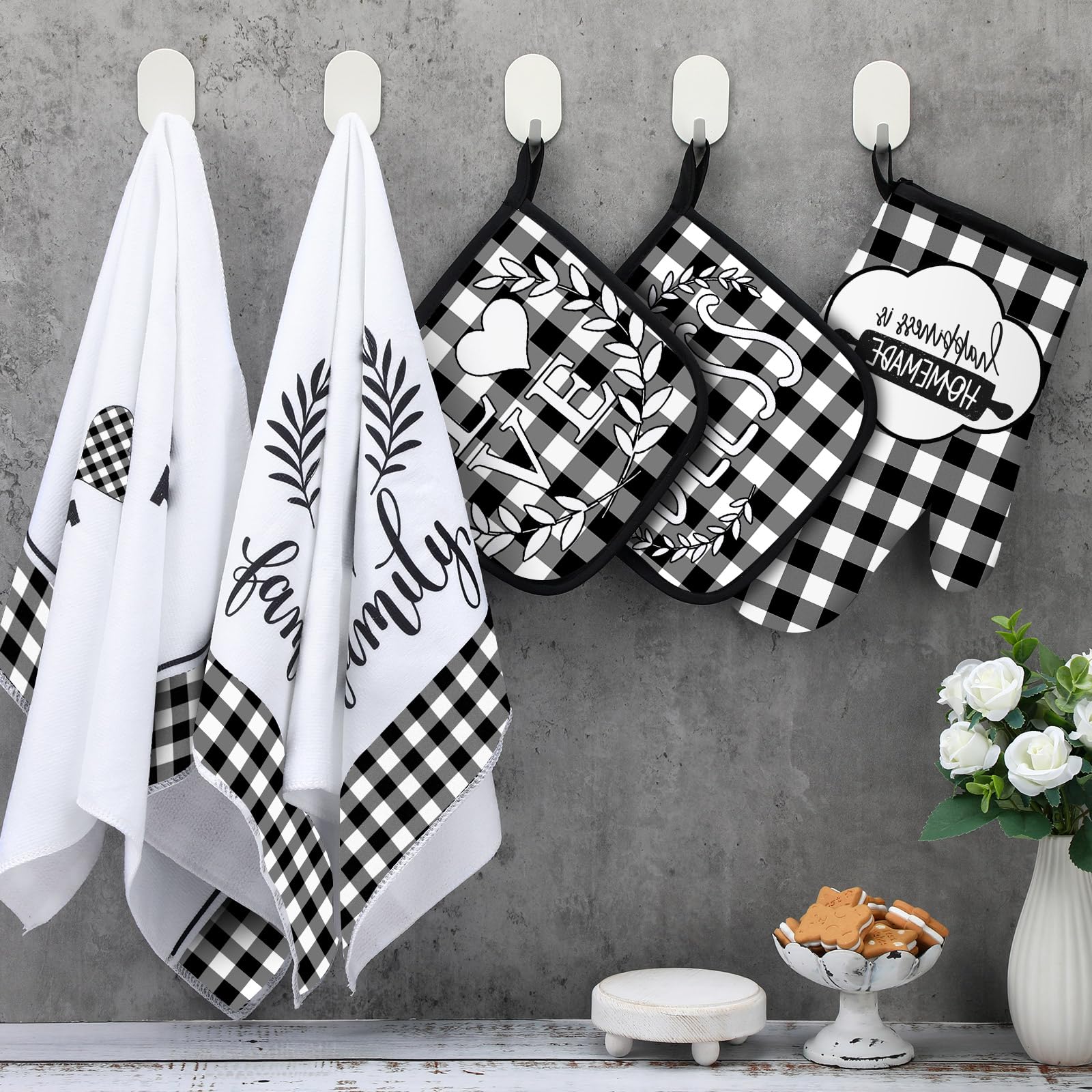 5 Pieces Buffalo Plaid Kitchen Towels Oven Mitts and Pot Holder Set Black and White Kitchen Towels Oven Gloves, Hot Pads Pot Holders for Farm House Accessories Decor(Heart)