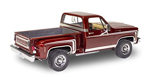 Revell 85-4486 1976 Chevy Sport Stepside Pickup 4X4 Model Truck Kit 1:24 Scale 102-Piece Skill Level 4 Plastic Model Building Kit, Red