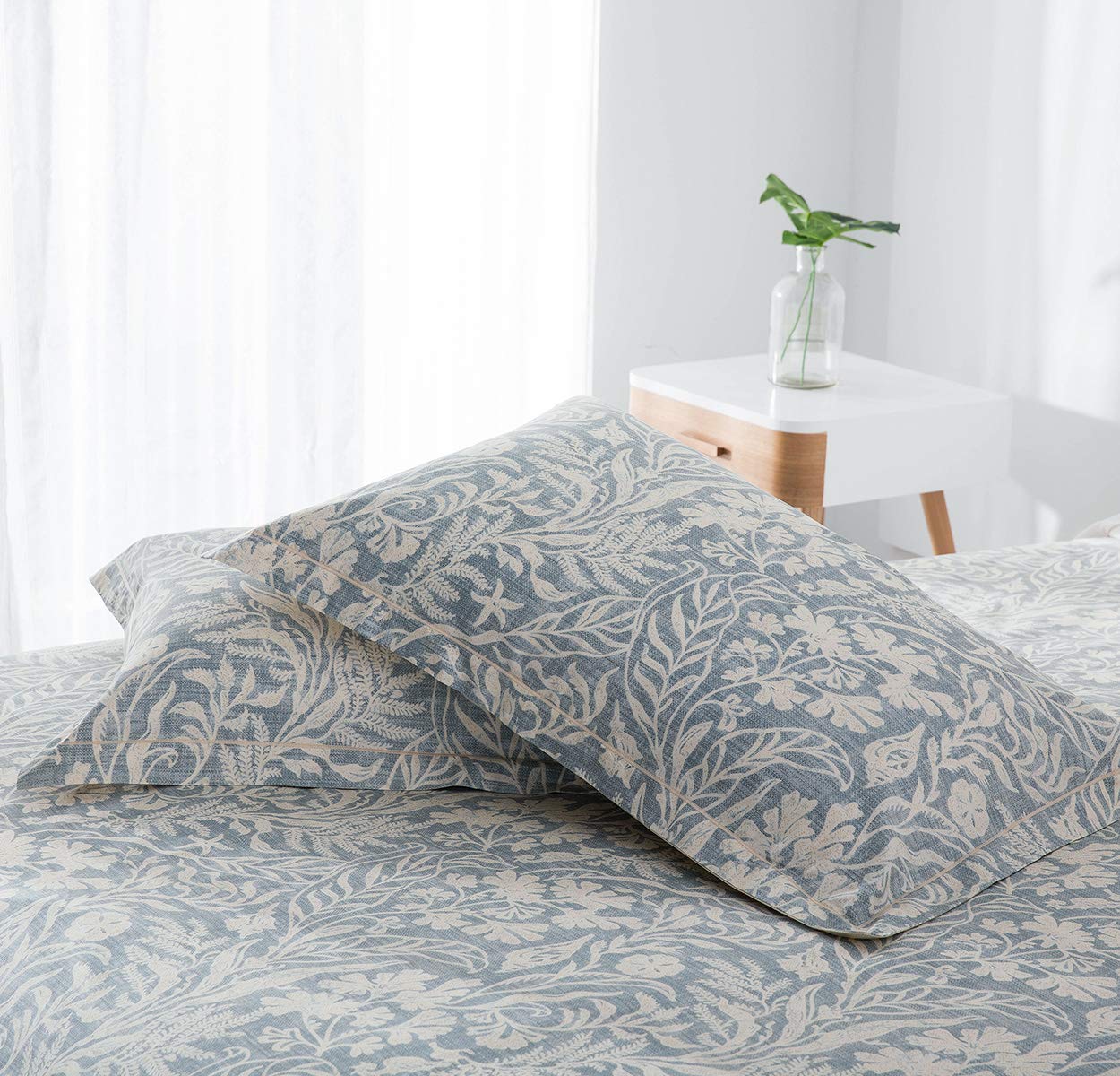 SLEEPBELLA Duvet Cover Twin Size, 600 Thread Count Cotton Beige & Bluish Grey Printed with Luxurious Leaves Pattern Reversible Botanical Comforter Cover Sets, Bedding Set 2Pcs (Twin, Beige Paisley)
