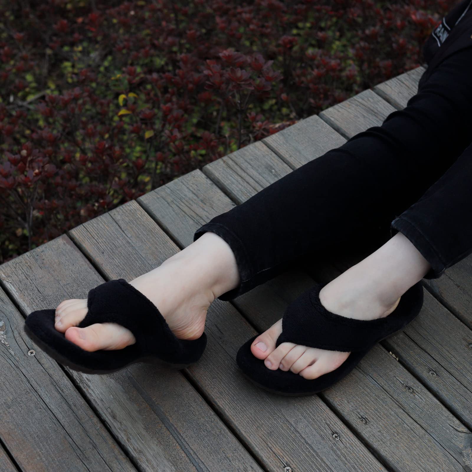 BCSTUDIO Women's Flip Flop Slippers with Arch Support Spa Thong slippers Orthotic Insole Fuzzy Slides Indoor Outdoor Size 9, Black