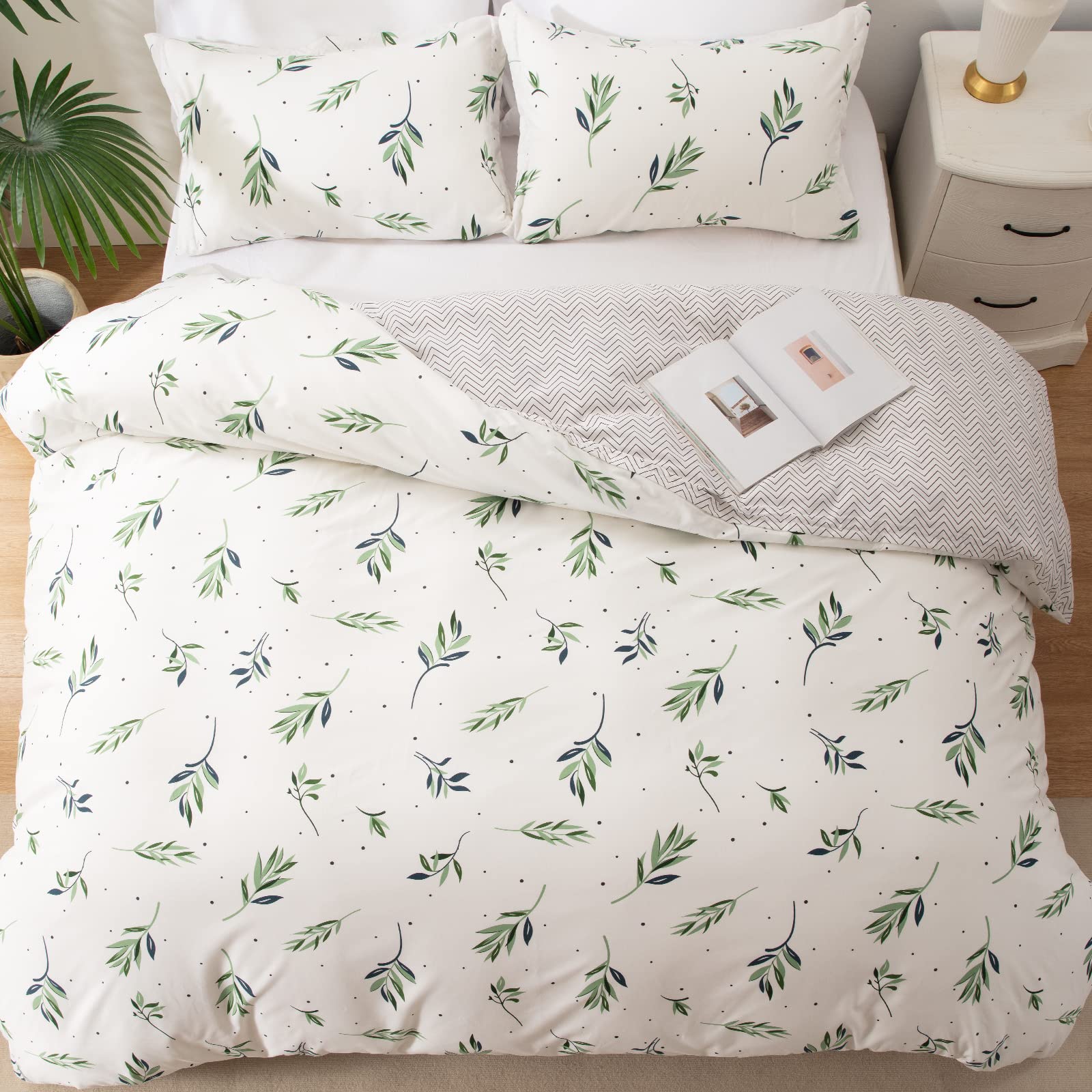ACCOTIA Green Leaves Duvet Cover Set Queen Size, Botanical Bedding Set 3 Pieces, Ultra Soft Brushed Duver Cover with 2 Pillowcase for All Season (Cream White, Queen)