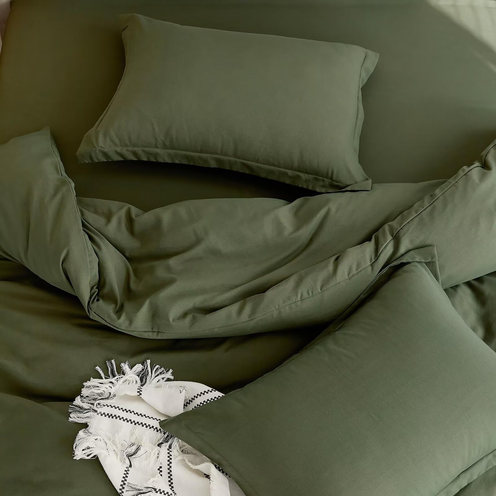VClife Modern Army Green Duvet Cover King Size Comforter Cover Sets Soft Breathable Washed Microfiber Bedding Duvet Cover Sets 3 Pieces Simple Solid Bedding Duvet Cover with Zipper Closure 104" x 90"