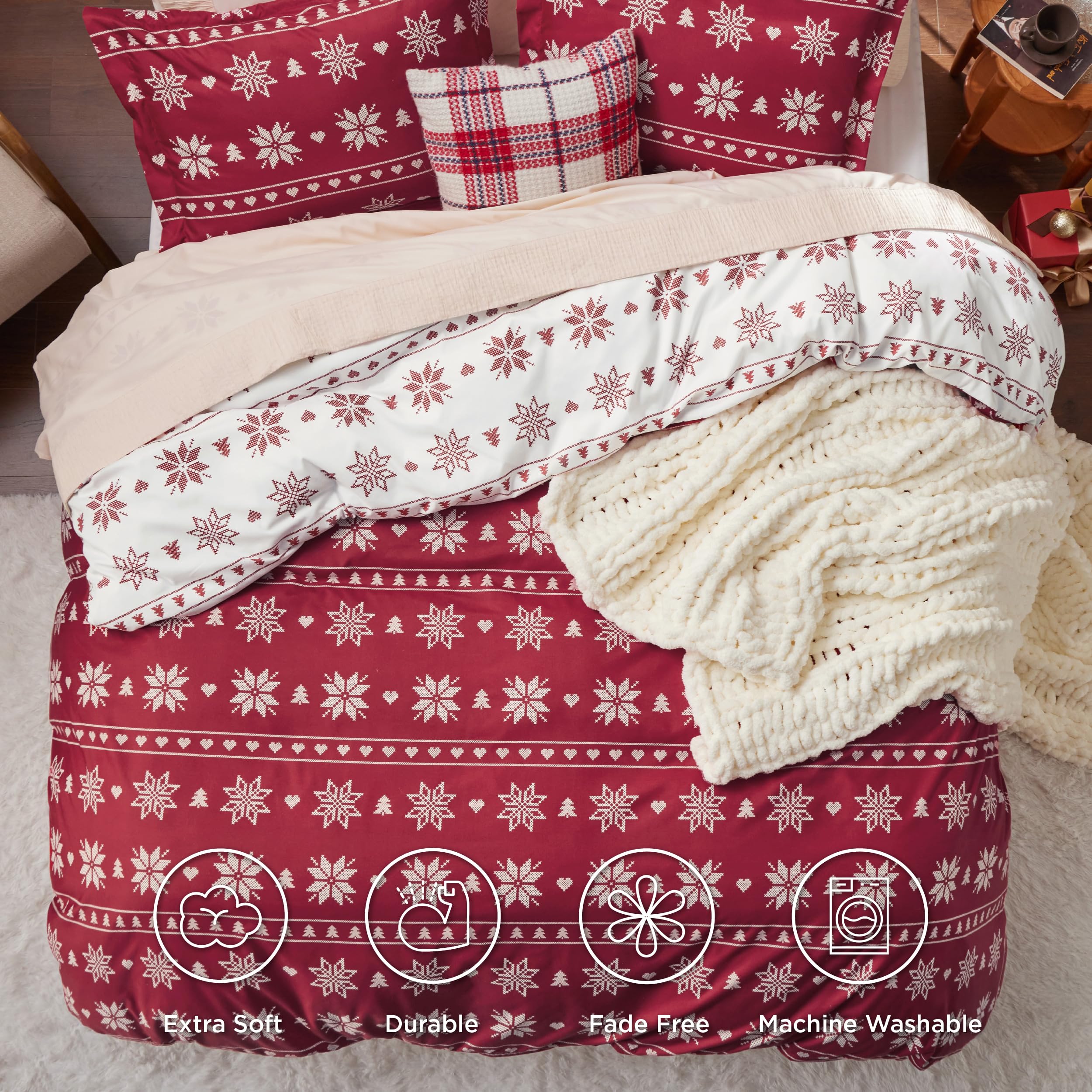 Bedsure Christmas Duvet Cover Queen - Holiday Bedding Collection Featuring a Christmas Snowflakes Pattern, Includes 1 Duvet Cover and 2 Pillow Shams (Queen, Snowflake)