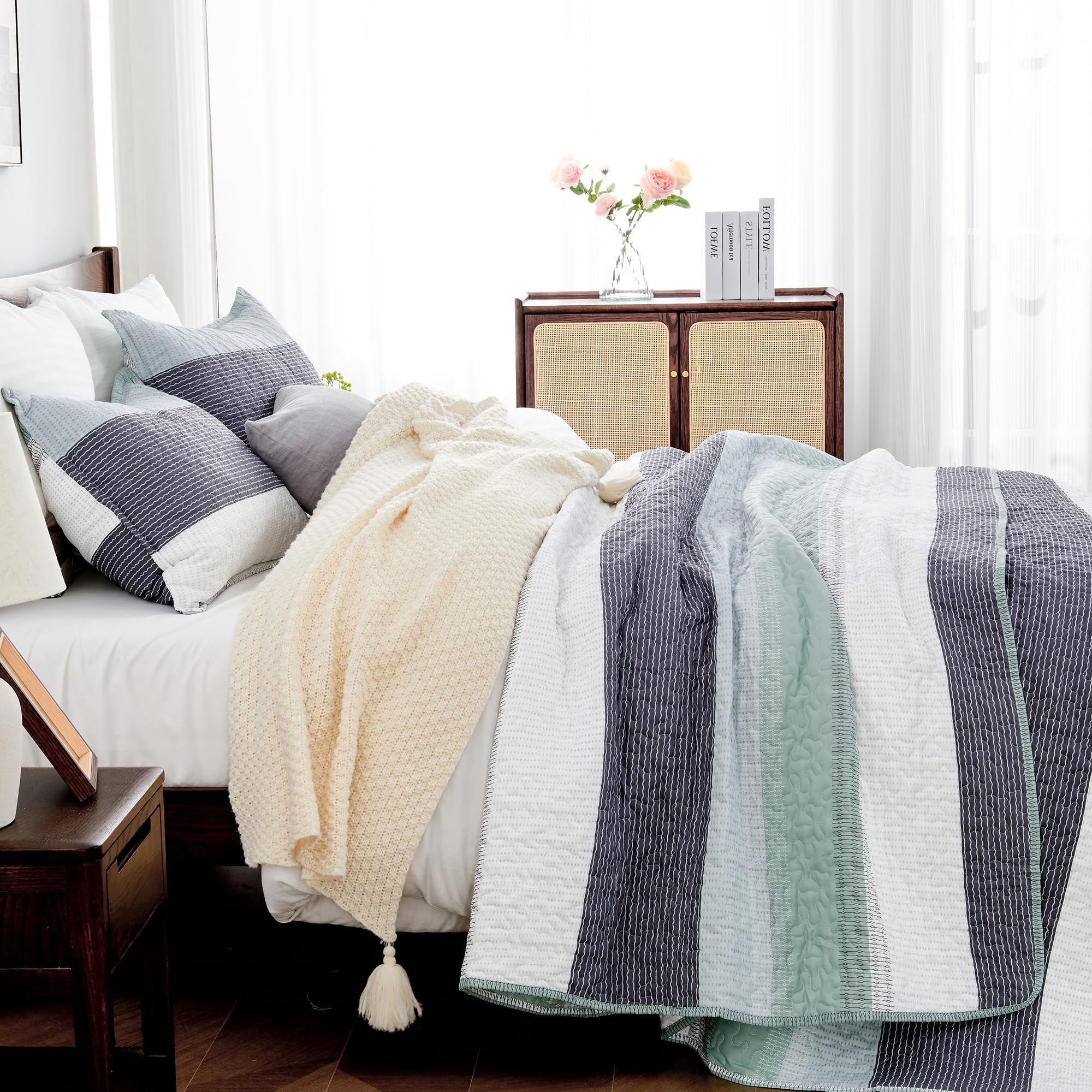 Andency Stripe Quilt Set Twin(68x86Inch), 2 Pieces (1 Striped Quilt and 1 Pillowcase) Mint Green Patchwork Striped Bedspread Coverlet Set, Soft Microfiber Stitched Quilt Bedding Set