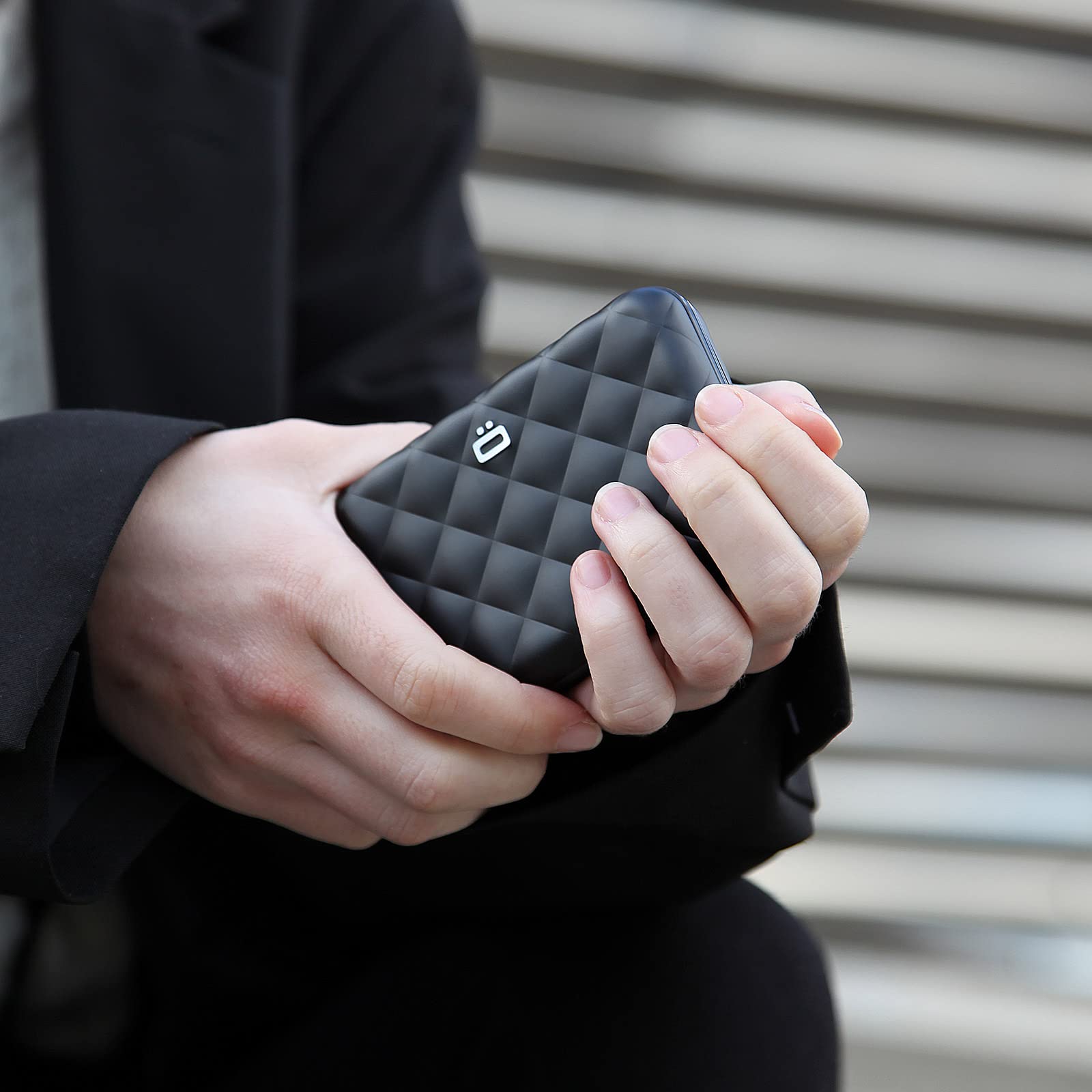 ÖGON -DESIGNS- Lady Case Aluminum Wallet - Women - RFID Blocking Card Holder - Up to 10 Cards and Banknotes - Black