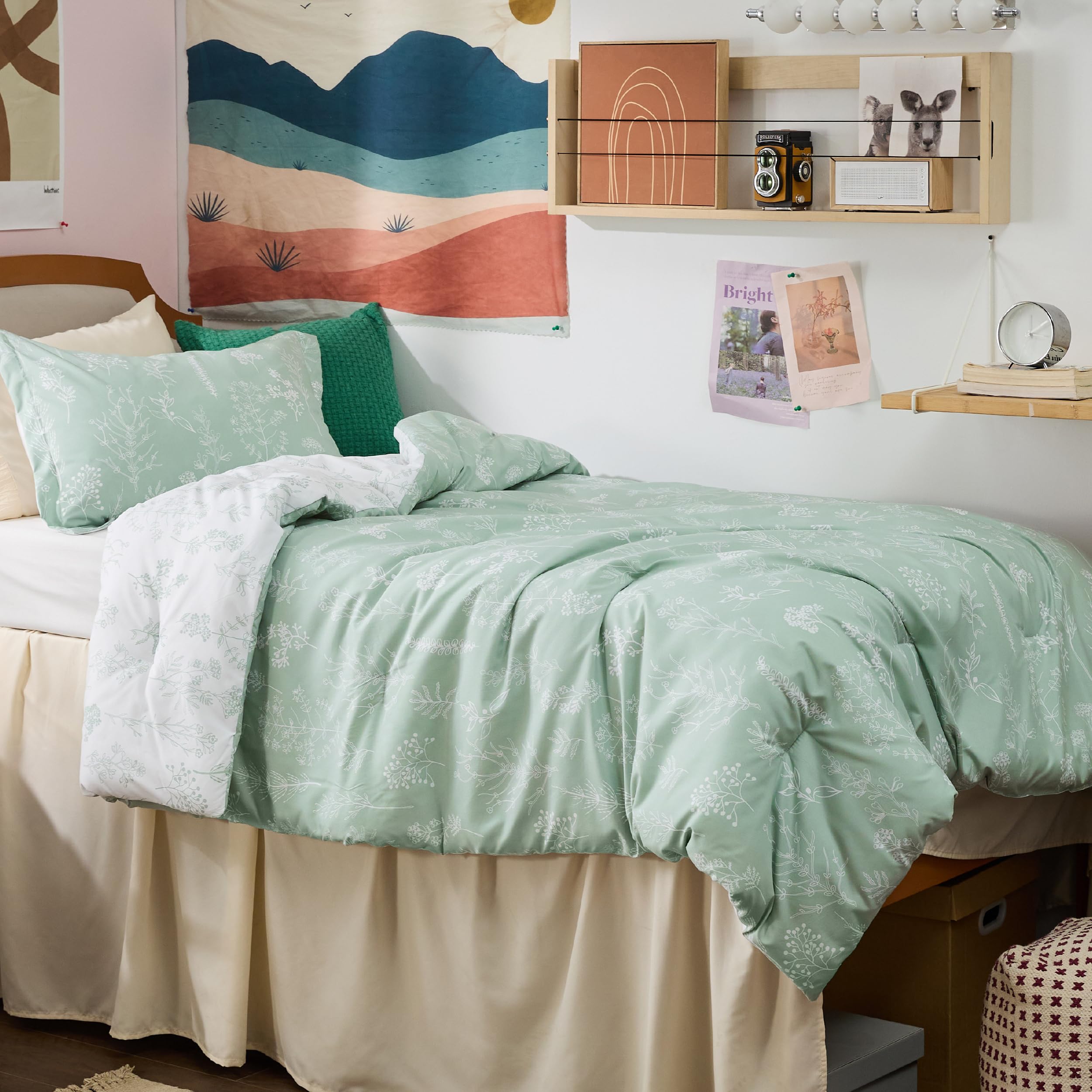 Bedsure Twin Comforter Set - Sage Green Bed Set, 2 Pieces Cute Floral Bedding, 1 Soft Reversible Botanical Flowers Comforter and 1 Pillow Sham