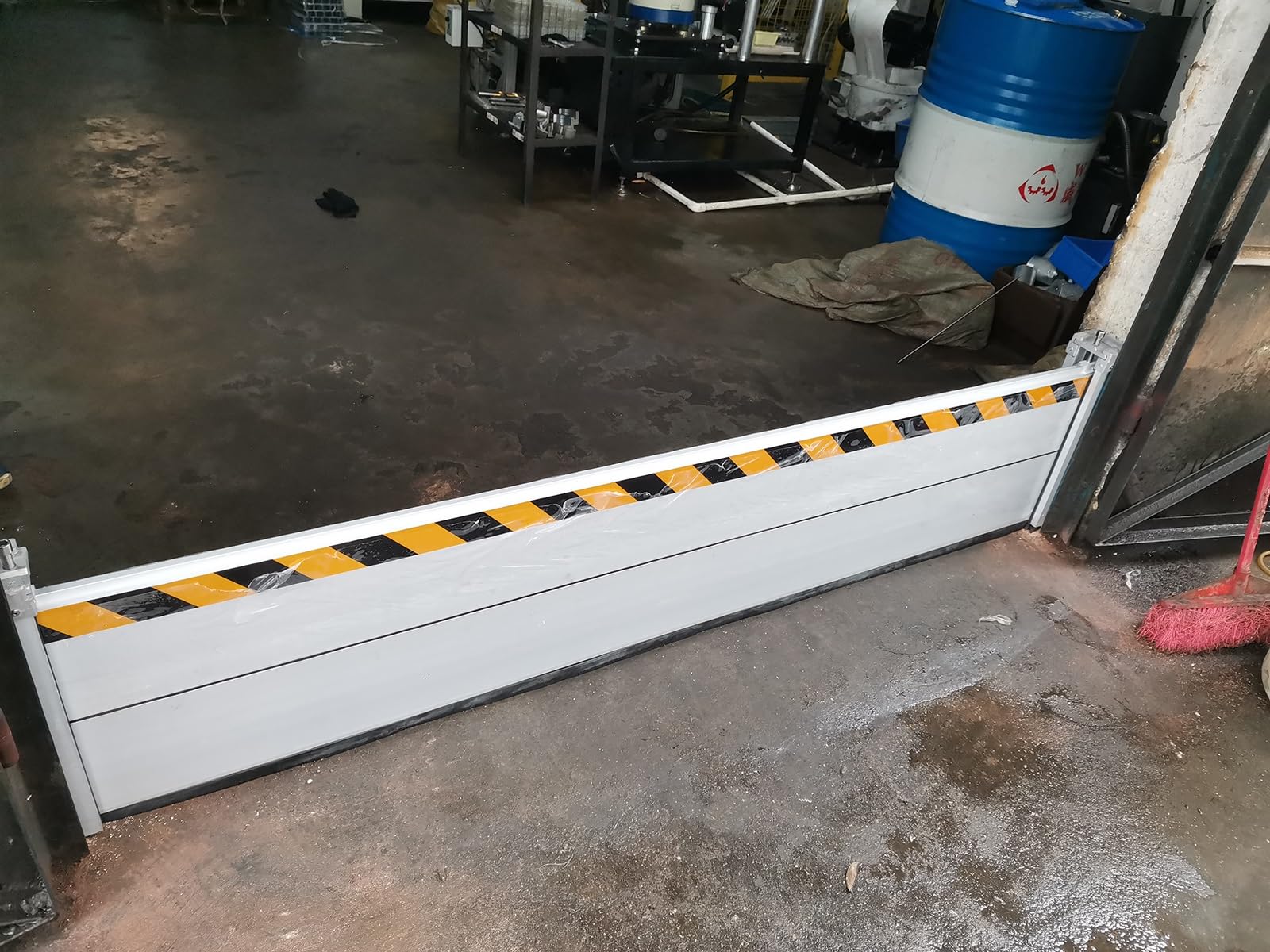 Dock Warehouse Gate Flood Protection Barriers 40cm Tall, Sturdy Garage Door Water Blocker Aluminum, Basement Temporary Rain Drip Guard System, Custom Size ( Color : H 40cm(16 in) , Size : L92cm(36.2in