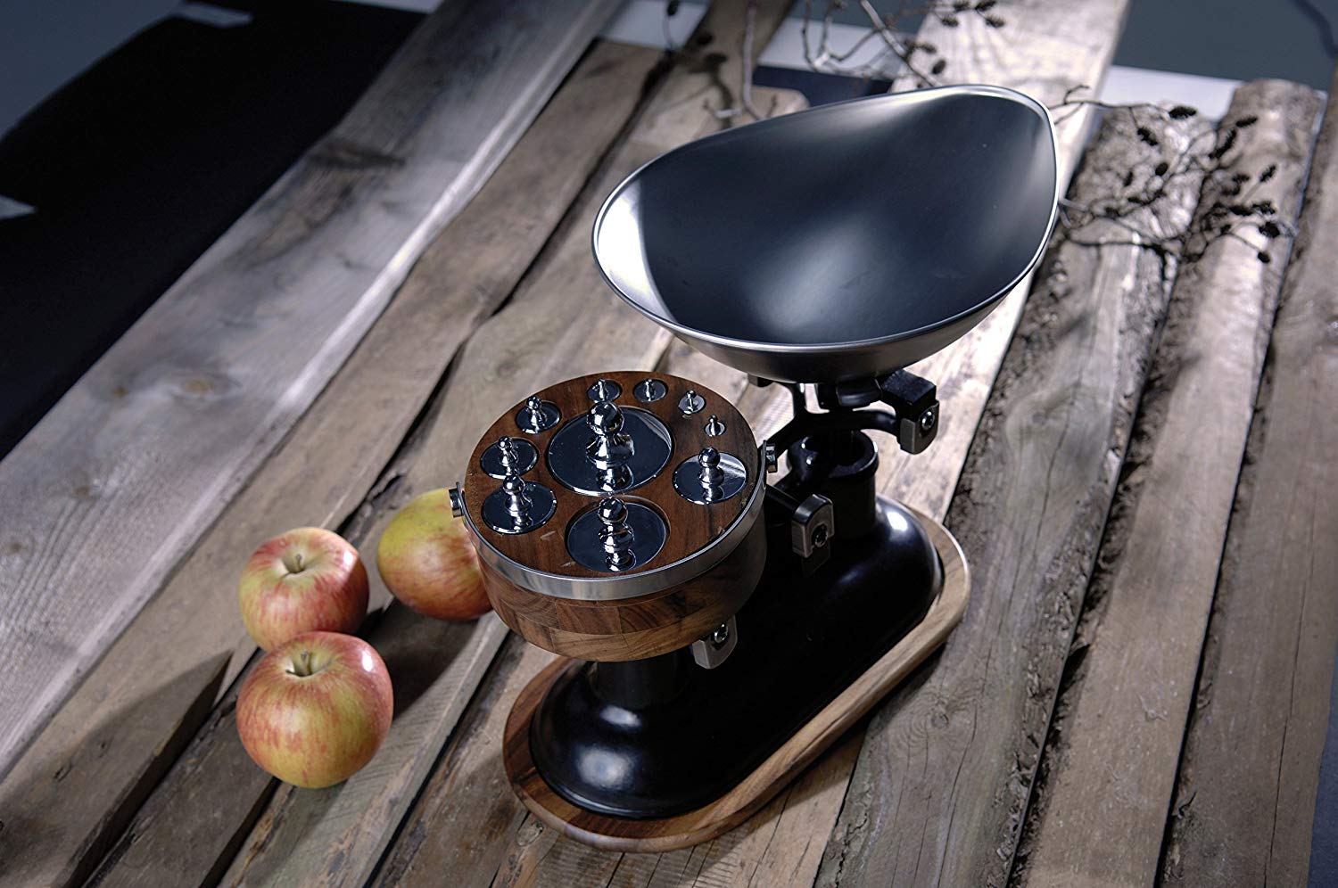 KitchenCraft Living Nostalgia Kitchen Scale Weights Set (Metric) with Wooden Holder in Gift Box, Polished Metal, 10 Pieces