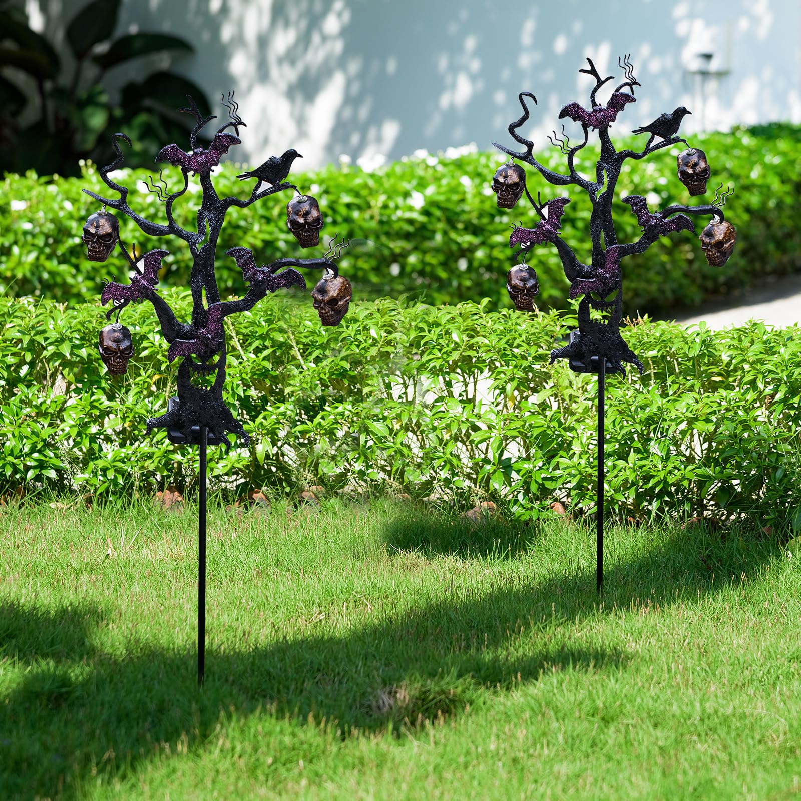 Halloween Solar Light Outdoor Decorations Waterproof 2Pack,Scary Iron Art Pathway Lights Metal Yard Garden Stake Lights Outdoor Lawn Yard Porch Ornaments Bat Skull Tree Party Decor