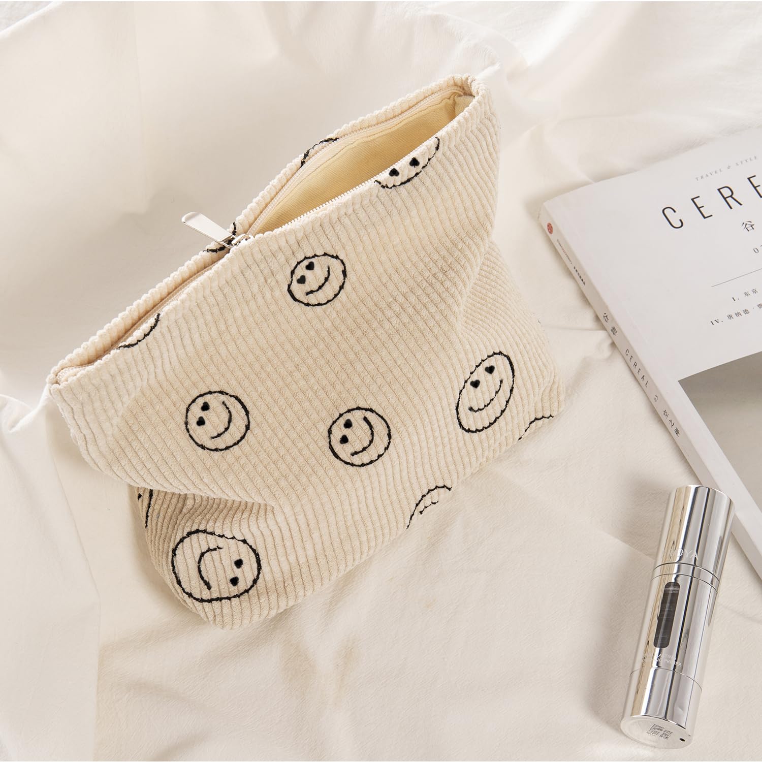 Wudimeitt Cosmetic bag Makeup bag Preppy Cute Corduroy Toiletry bag for women travel essentials (Beige)