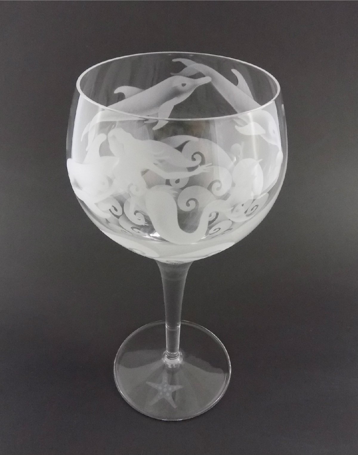 IncisoArt Hand Etched Italian Crystal Goblet Sandblasted (Sand Carved) Handmade Wine Water Glass Engraved (Mermaid Dolphins, 500 Milliliter (17 Ounce) Red Wine)