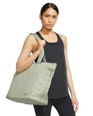 NIKE ONE LUXE WOMEN’S TRAINING GYM BAG