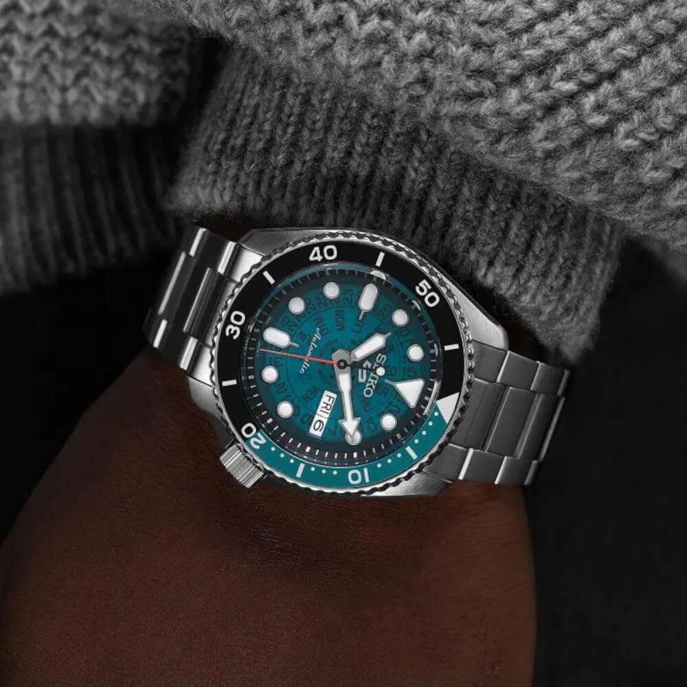 Seiko SRPJ45 Automatic Watch for Men - 5 Sports - Teal Dial with Day/Date Calendar Wheel, Luminous Hands & Markers, Rotating Bezel, 100M Water-Resistant