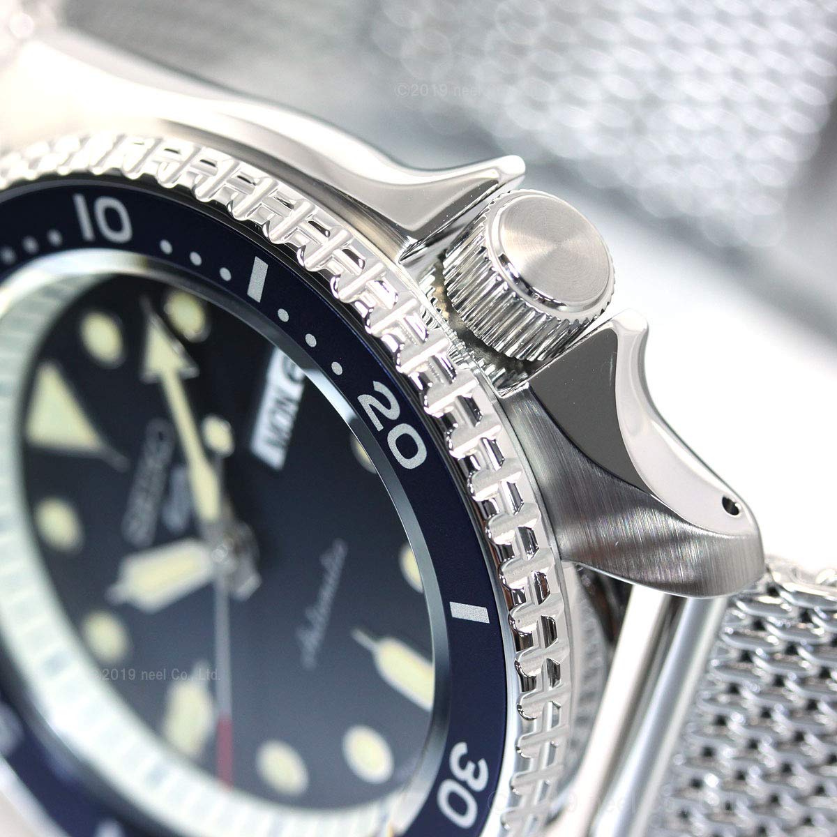 SEIKO 5 Sports Auto-Wind Mechanical Suits SBSA 015