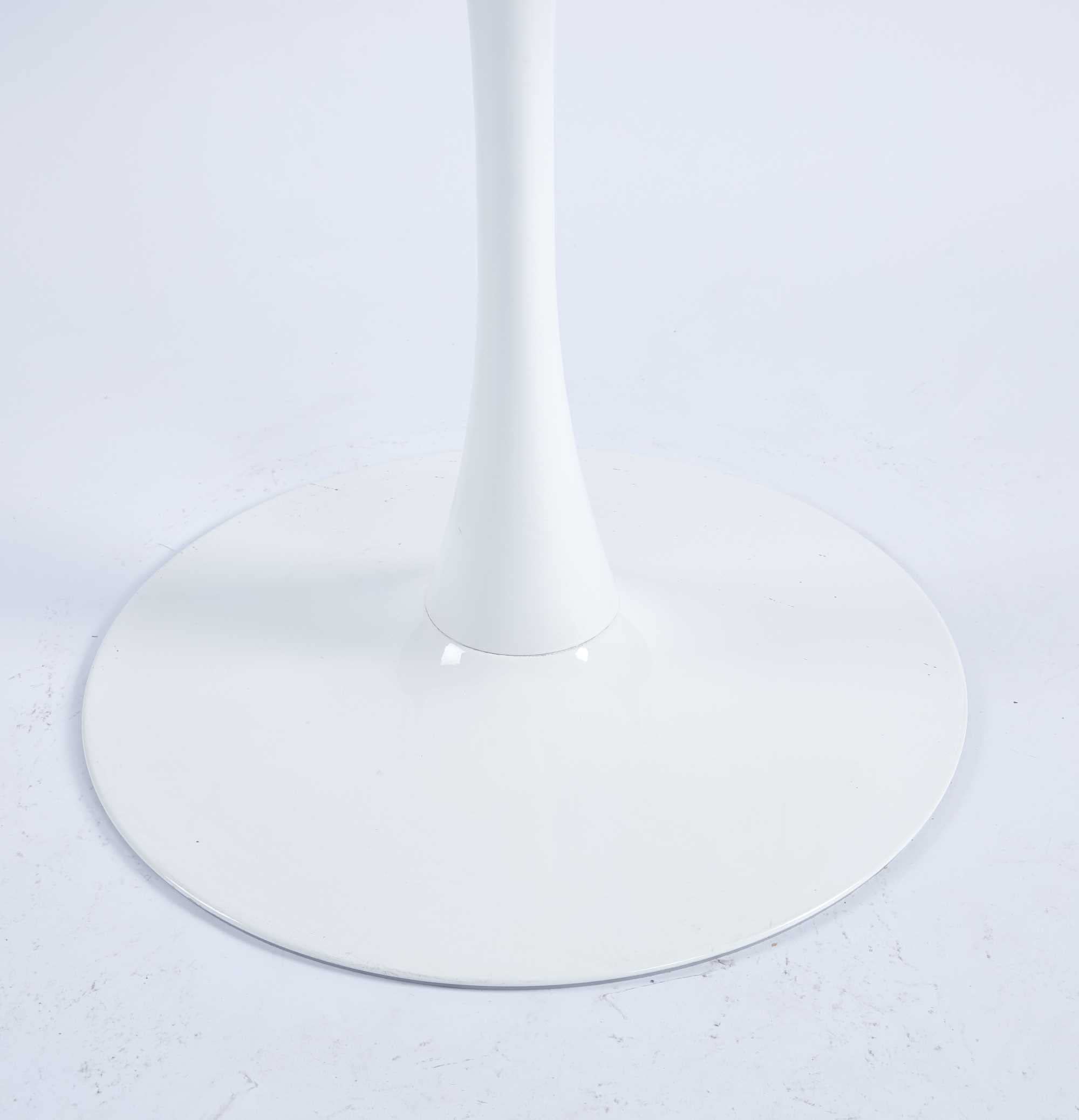Mid-Century Modern Dining Table Minimalist Wooden Dining Table for 4-6 People 42" Round MDF Tabletop Metal Pedestal Dining Table,End Table Leisure Coffee Table,42 in x 42 in x 28.7 in (White)