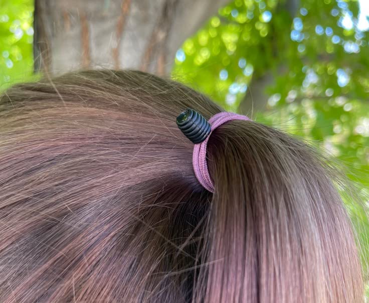 Hair Tie Zipper Pull (black)