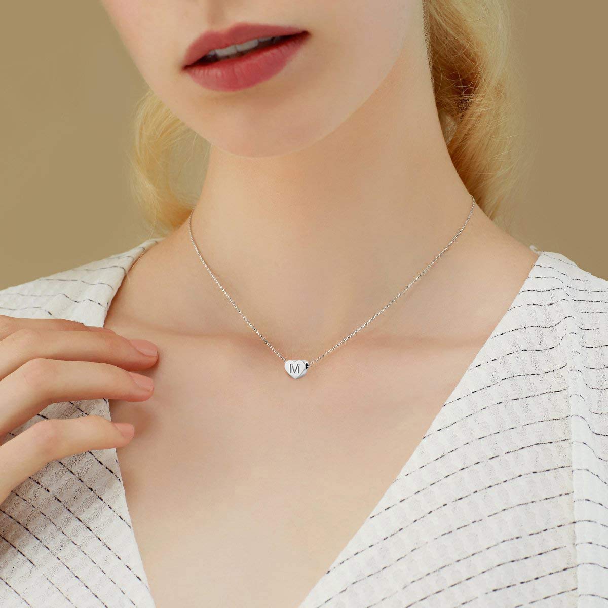 Rnivida Tiny Initial C Heart Necklace, Dainty Tiny Alphabet Letter C Pendant Necklace for Women (Silver - C)