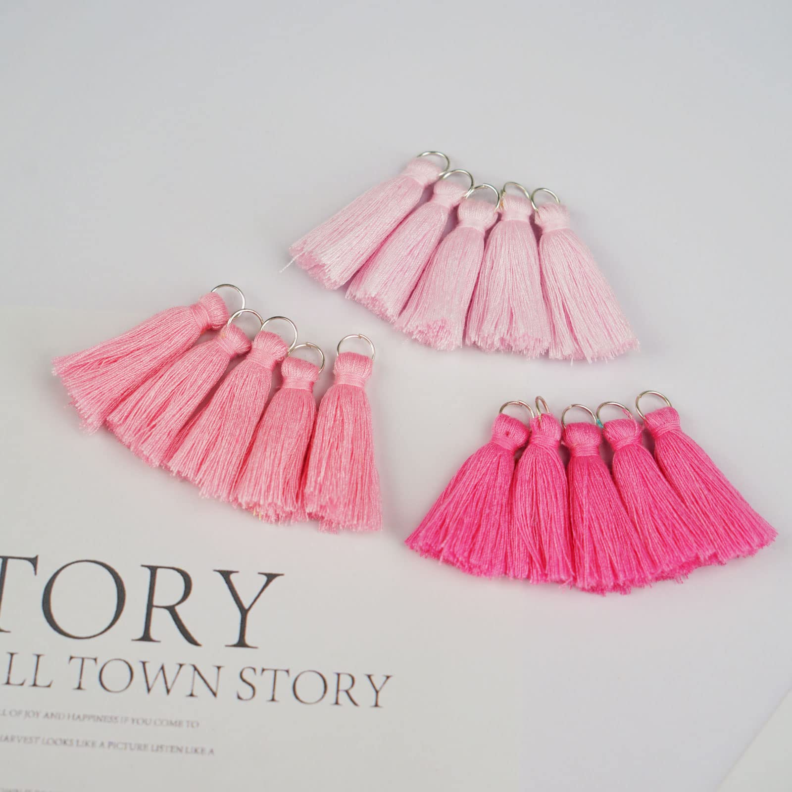180PCS 30 Colors 3.5CM Multi-Color Mini Tassels Tiny Craft Tassels for Earring Jewelry Making Keychain Tassel Charms Bag Charms Pendant Handmade DIY Accessories(1.44Inch)