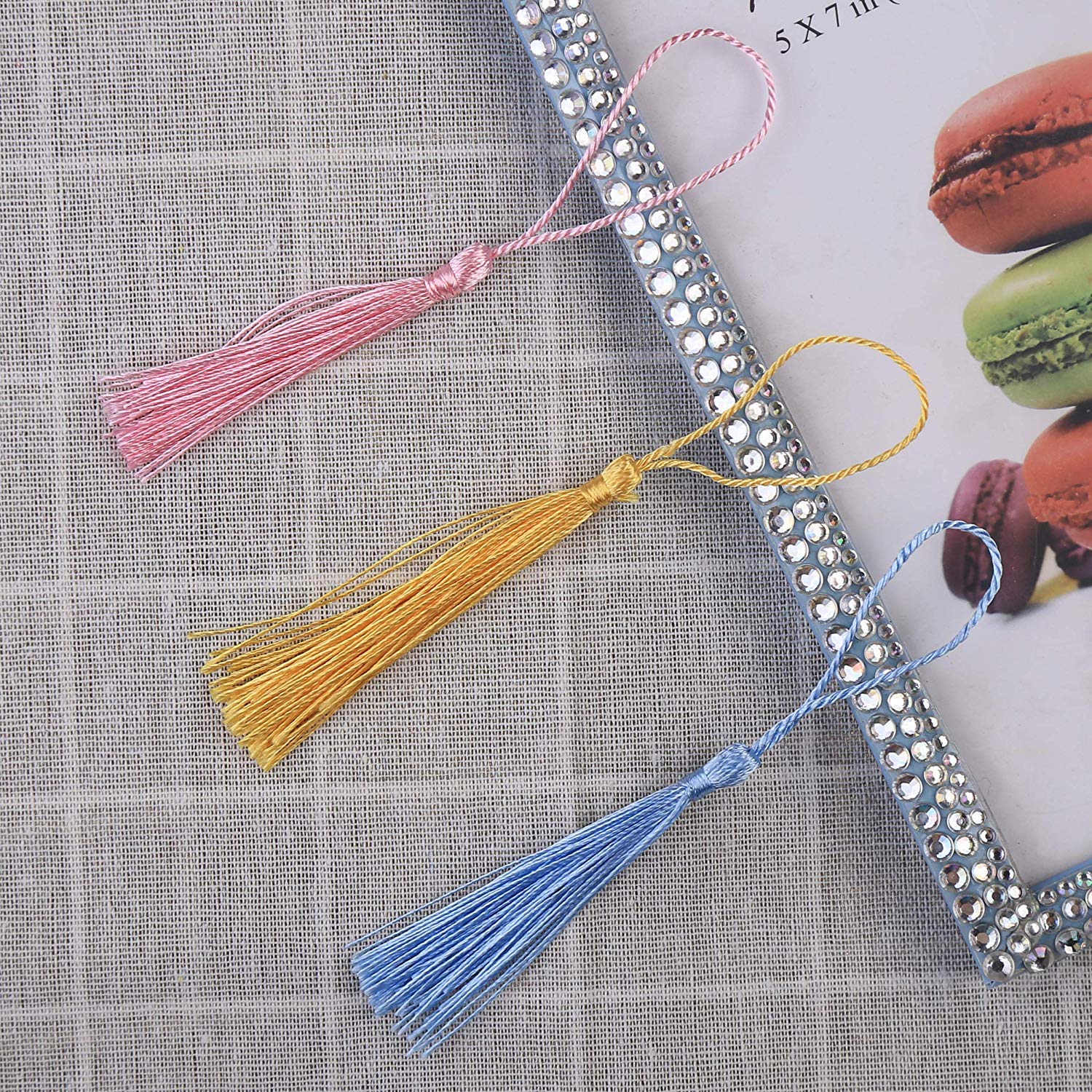 DIYASY 100 Pcs Bookmark Tassels,5 Inch Handmade Tassel 25 Colors Floss Tassels for Craft with Loops for Jewelry Making, Souvenir