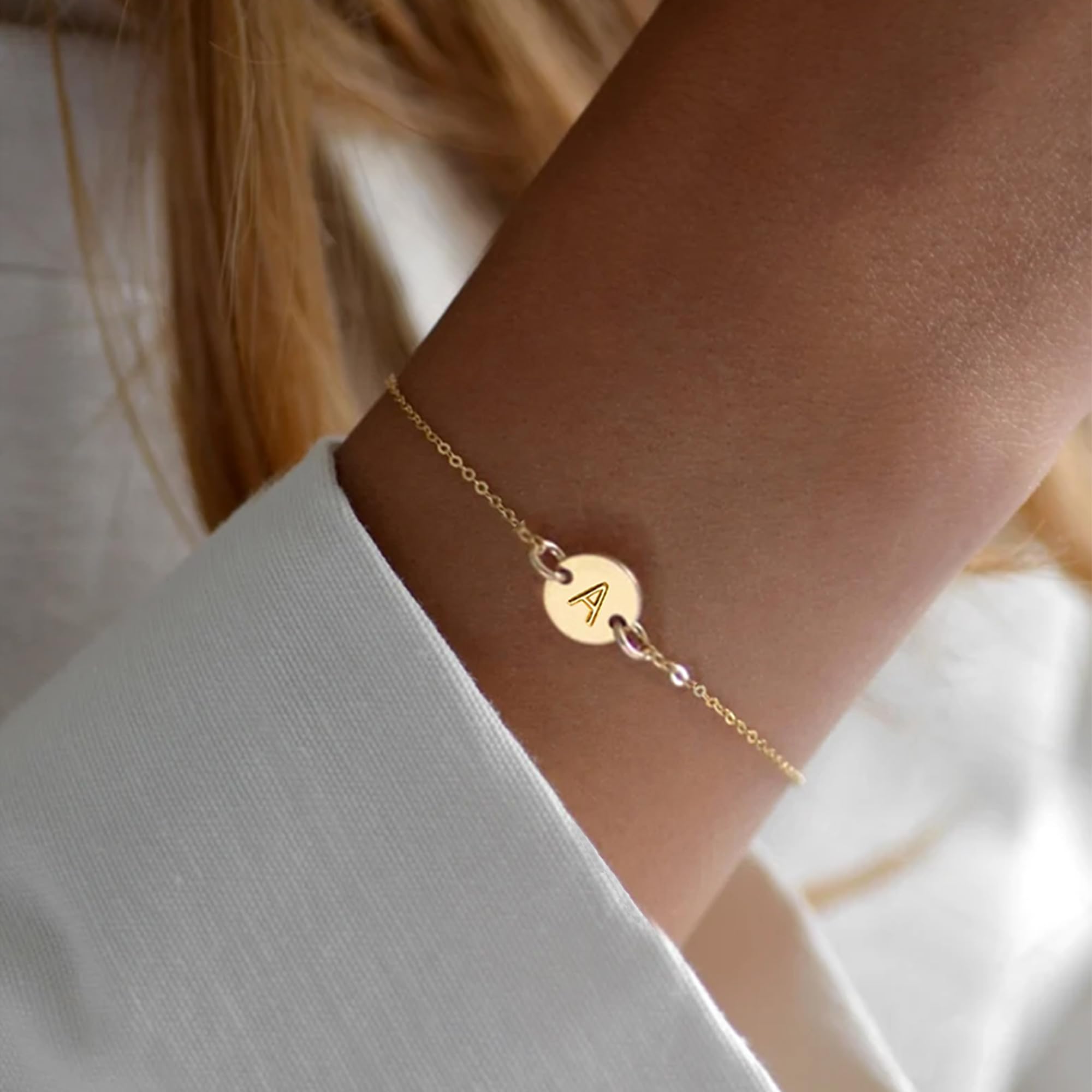 18K Gold Plated Stainless Steel Initial Bracelet Personalized Letter Charm Bracelet Small Dainty Disc Monogram Name Bracelet for Women (C)