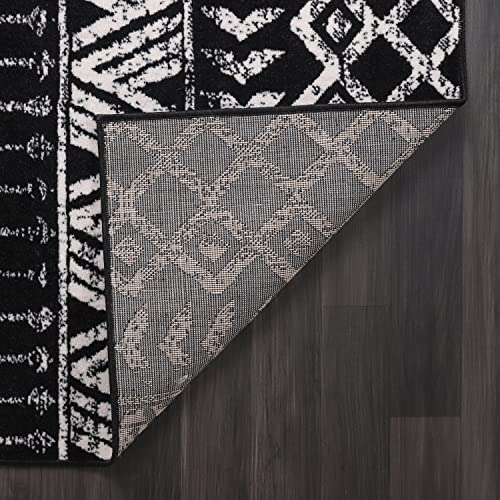 CAMILSON Boho Moroccan Area Rug, 2x3 Geometric Diamond Design for Entryway Mats, Living Area Entryways Rugs, Black/White Bohemian Indoor Carpet