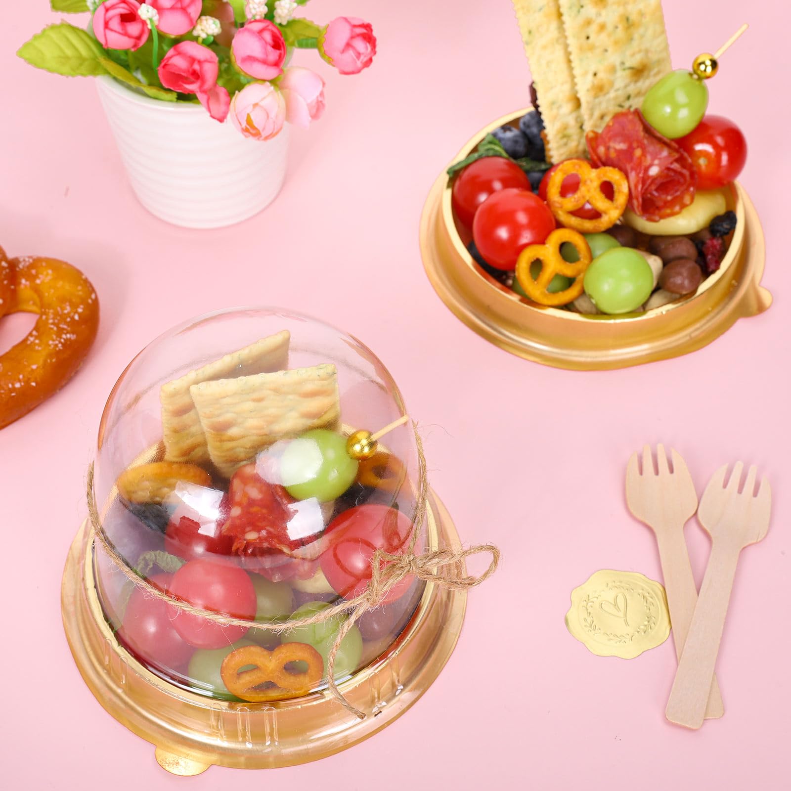 Whaline 50Pcs 4.3Inch Disposable Individual Charcuterie Cup Clear Plastic Cupcake Container Single Dessert Holders with Lids for Food Favor Display Charcuterie Grazing Table Catered Event Wedding