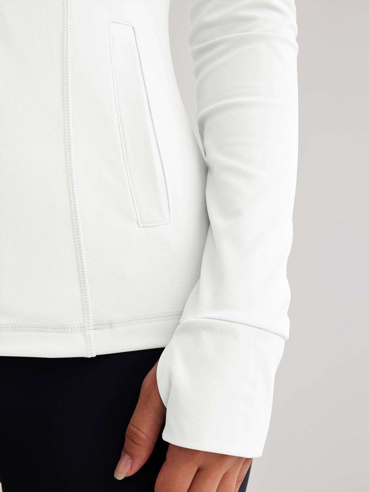 Trendy Queen Womens Lightweight Zip Up Jackets Mock Turtleneck Fall Hoodies Fitted 2024 Athletic Workout Clothes with Pockets White L