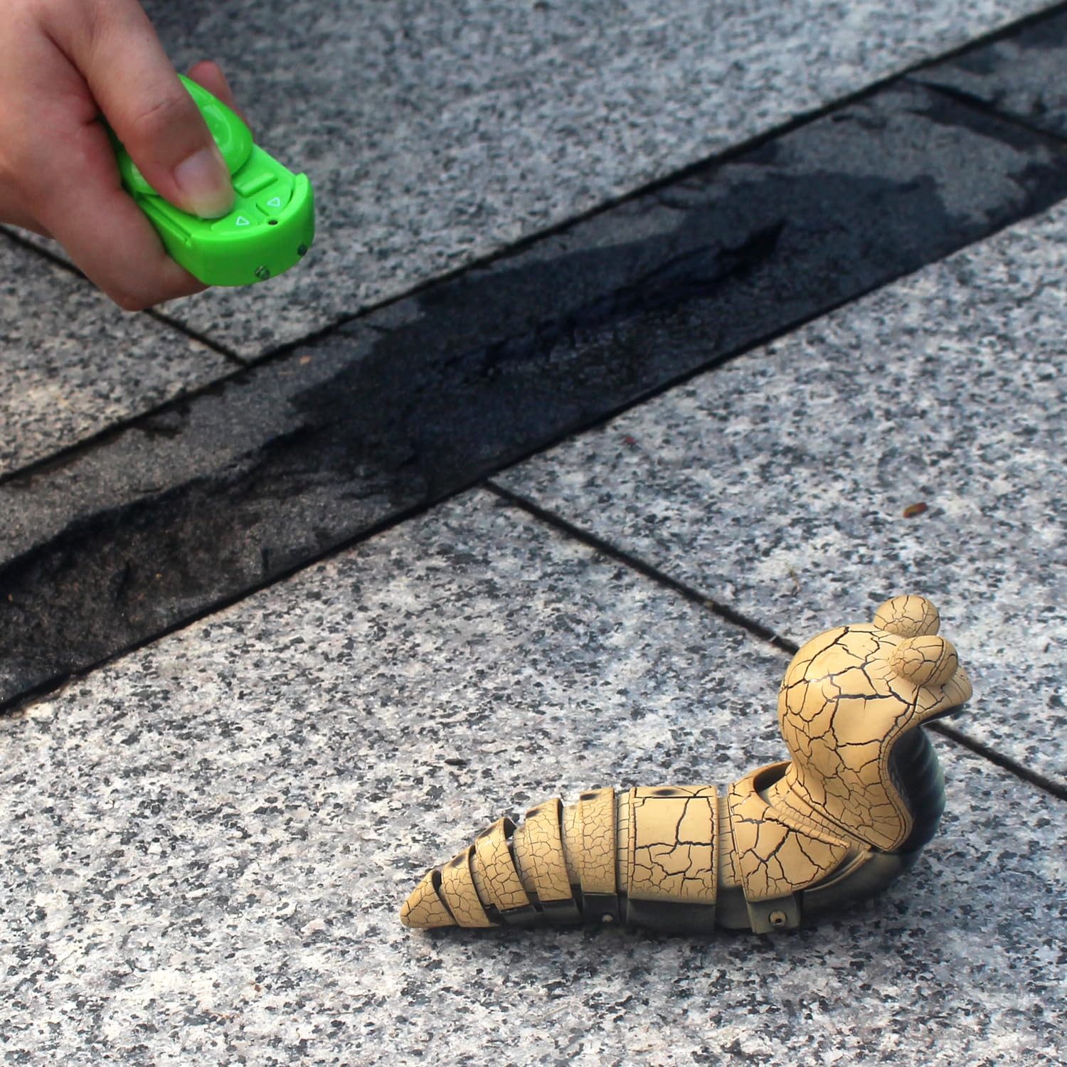 Tipmant Cute RC Snake Cobra Mini Remote Control Animal Toy Electric Car for Pet Cat Dog Realistic Kids Birthday Gifts (Yellow)