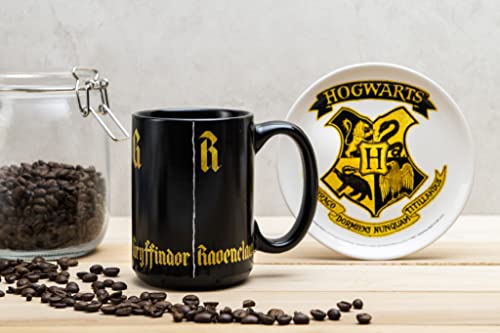 Zak Designs Harry Potter Ceramic Color Changing Mug and Plate Set for Coffee, Tea, Breakfast or Dessert with Unique Heat Reactive Artwork (2-Piece, Non BPA, Hogwarts)