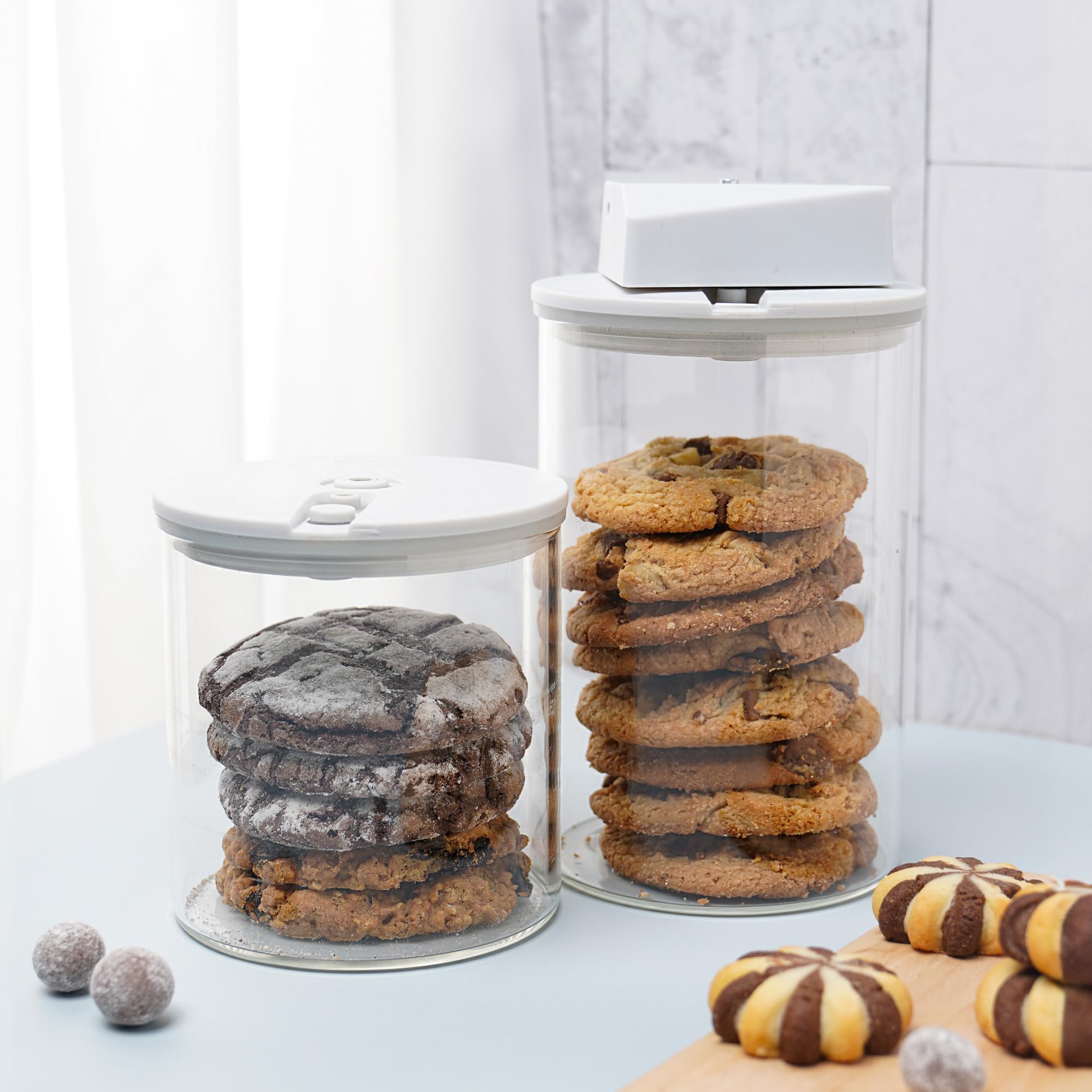 SealVax®Coffee Vacuum Canister- Vacuum Canister Coffee, Airtight Round Glass Storage Containers. Voyd vacuum canister, size large x 1 pcs + small x 1 pcs with vacuum sealer.