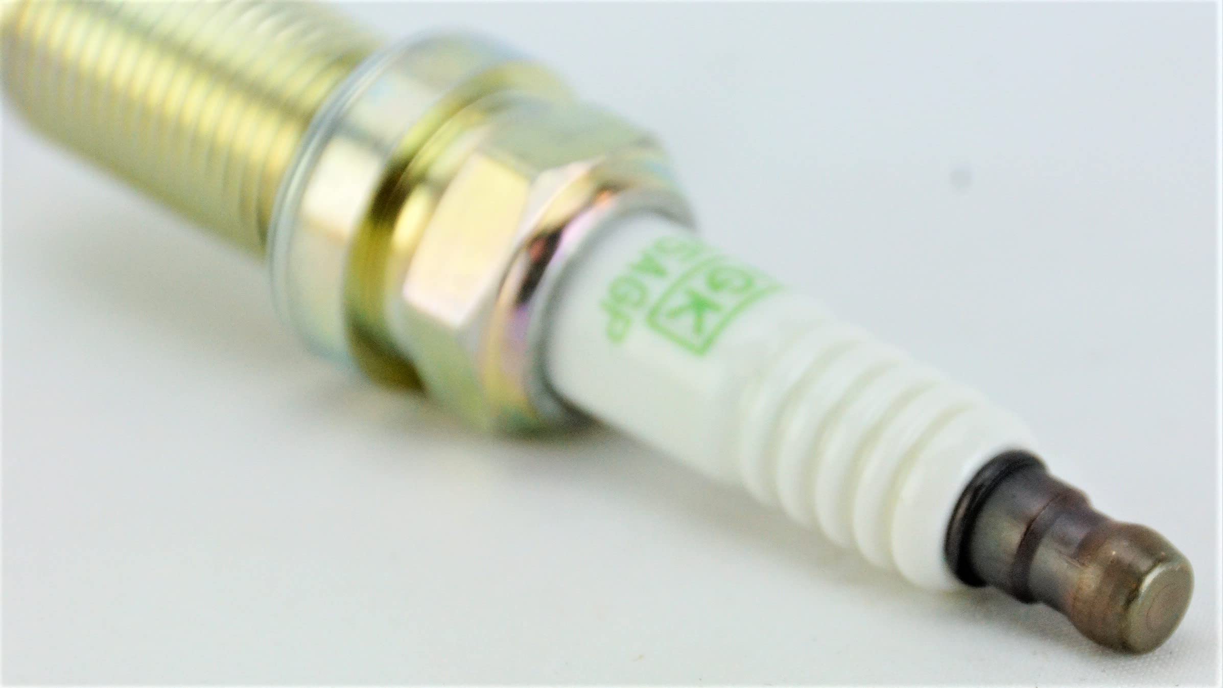 4 PCSNEW -- NGK 5018 G-Power Platinum Spark Plugs LFR5AGP