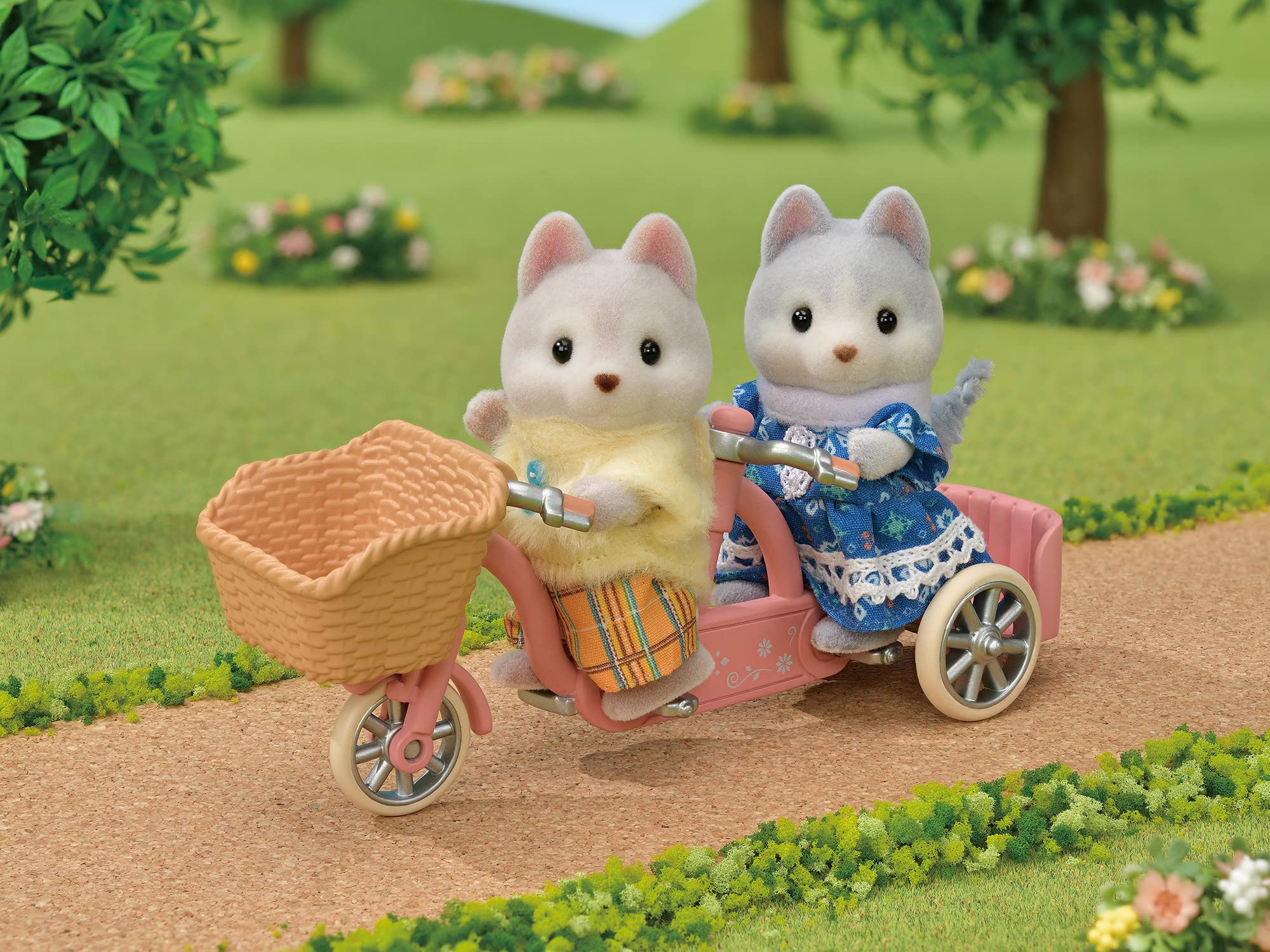Calico Critters Husky Brother & Sister's Tandem Cycling Set, Dollhouse Playset with Figures and Accessories