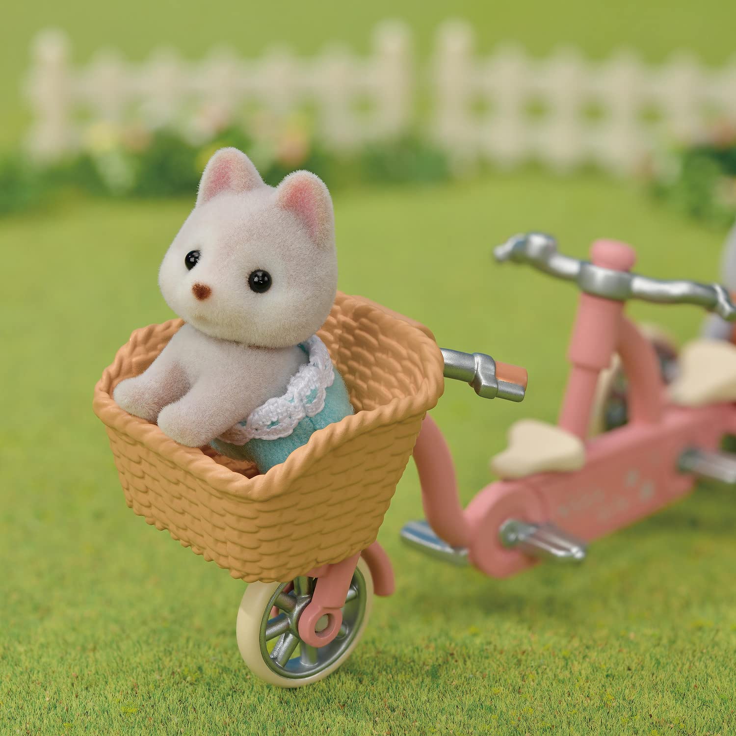 Calico Critters Husky Brother & Sister's Tandem Cycling Set, Dollhouse Playset with Figures and Accessories