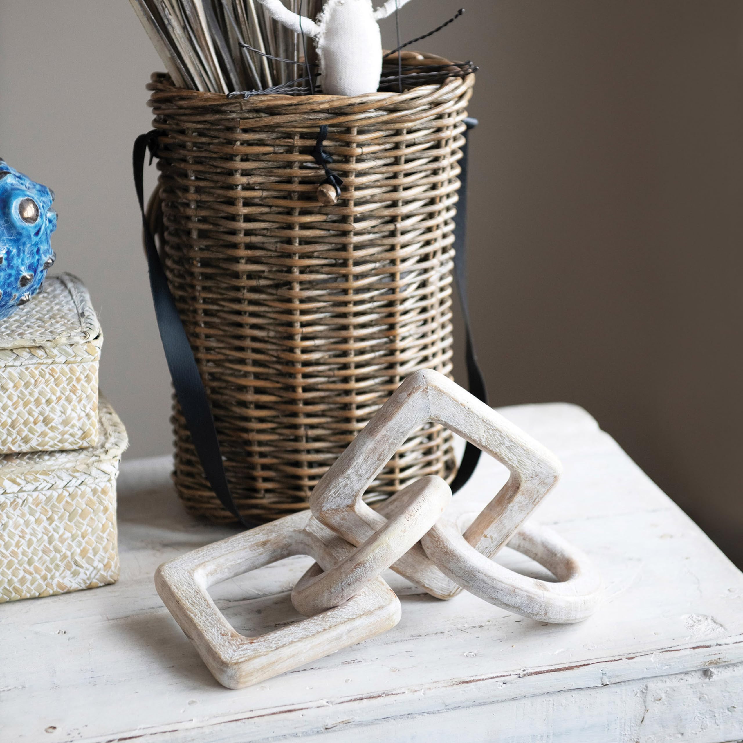 Creative Co-Op Mango Wood Chain Décor, Whitewashed, Natural